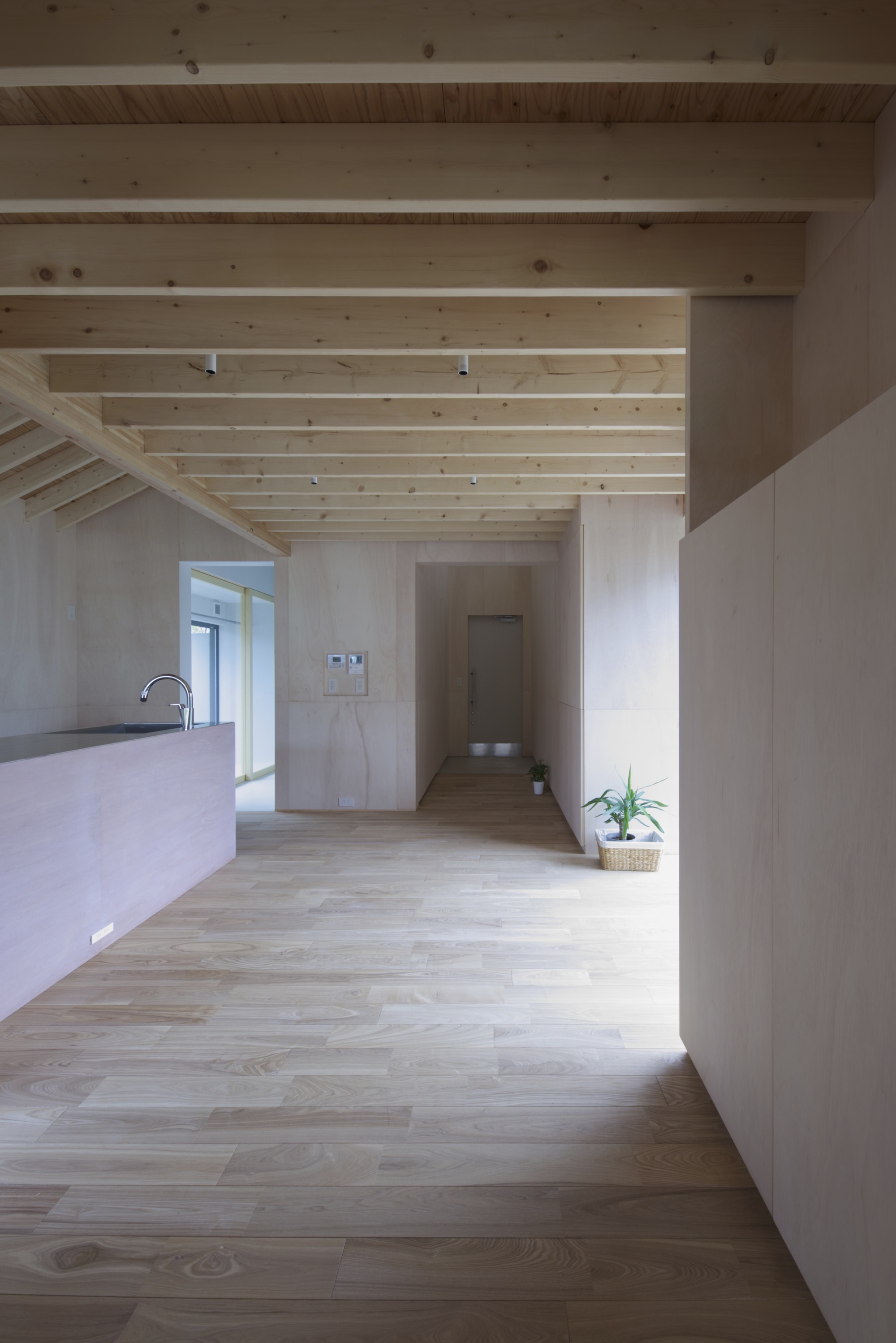 Gallery of House in Hantsuki / Katsutoshi Sasaki + Associates - 4