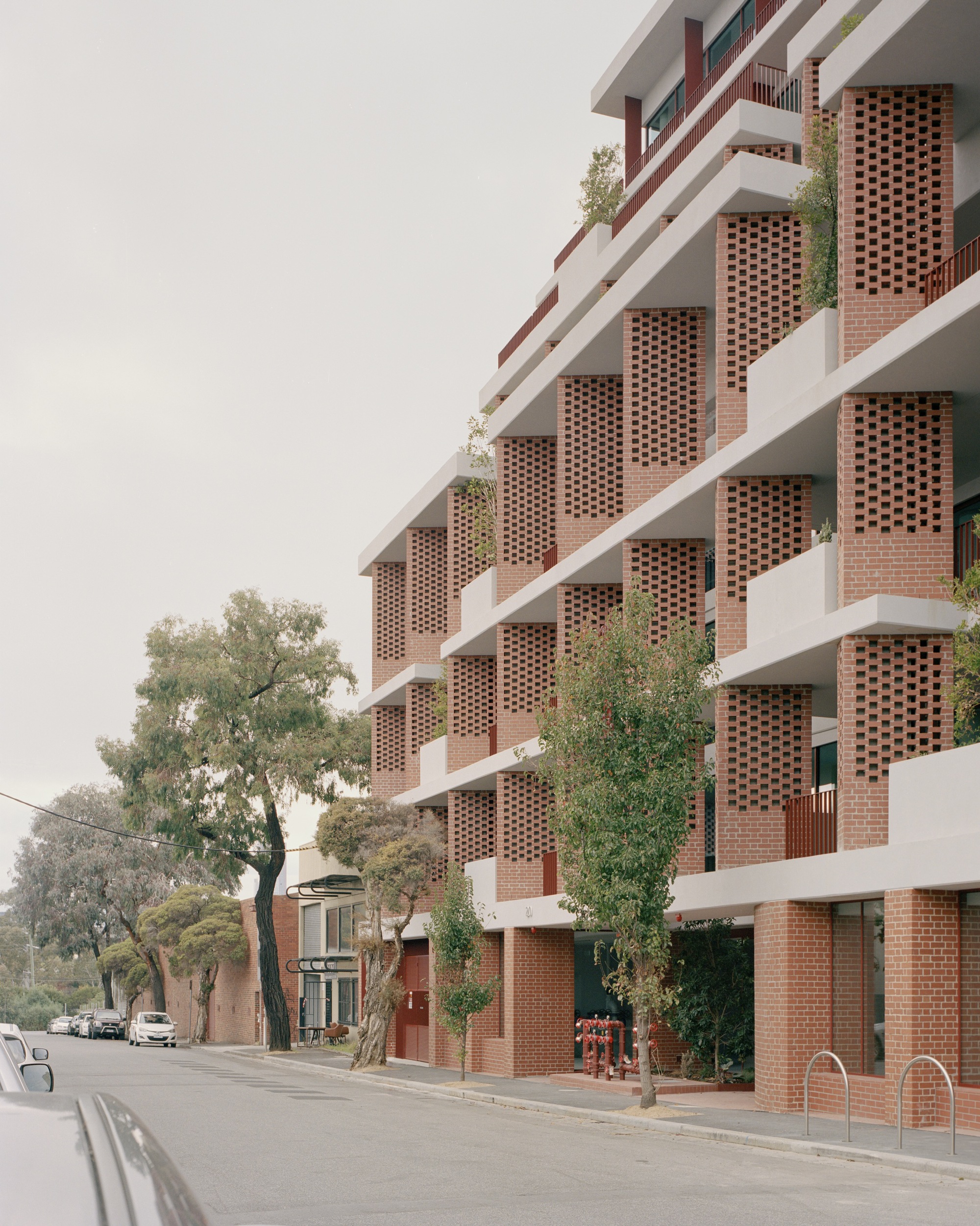Gallery of Bruce Street Commercial Building / Carr - 8