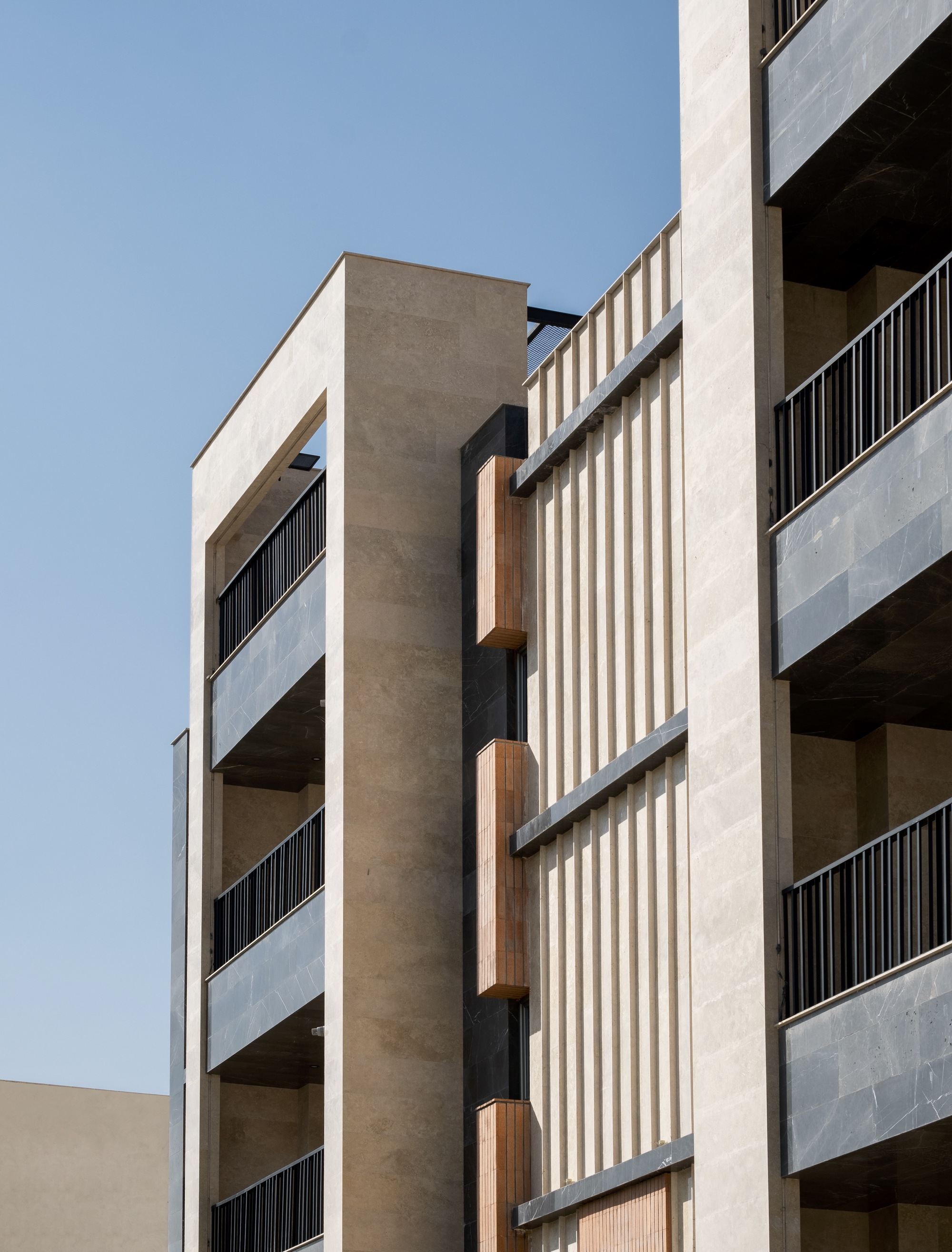 Gallery of ALMO Residence / ZHAV Architects - 14