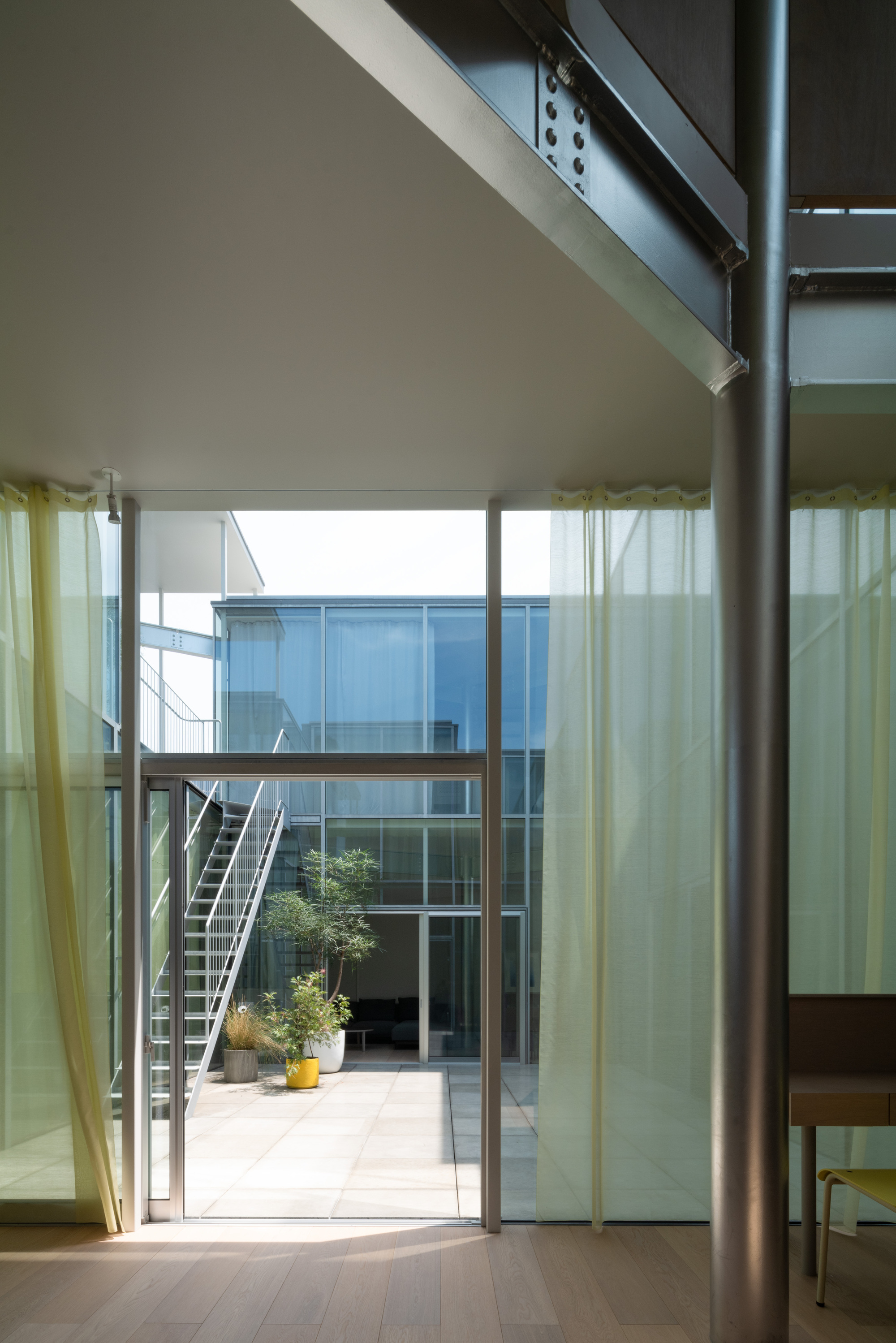 Galeria de Casa Abe / masafumiharigaiarchitecture - 15