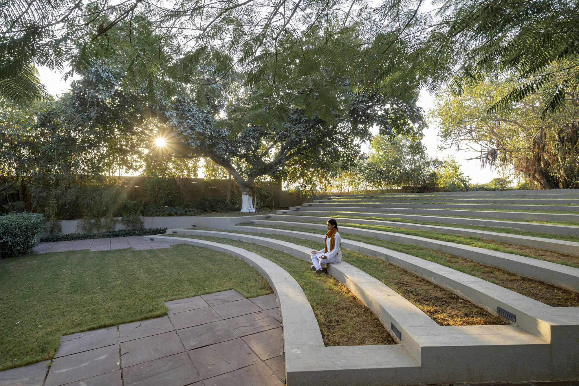 Gallery of Nature-Set Wellness Centers That Restore and Rejuvenate - 7