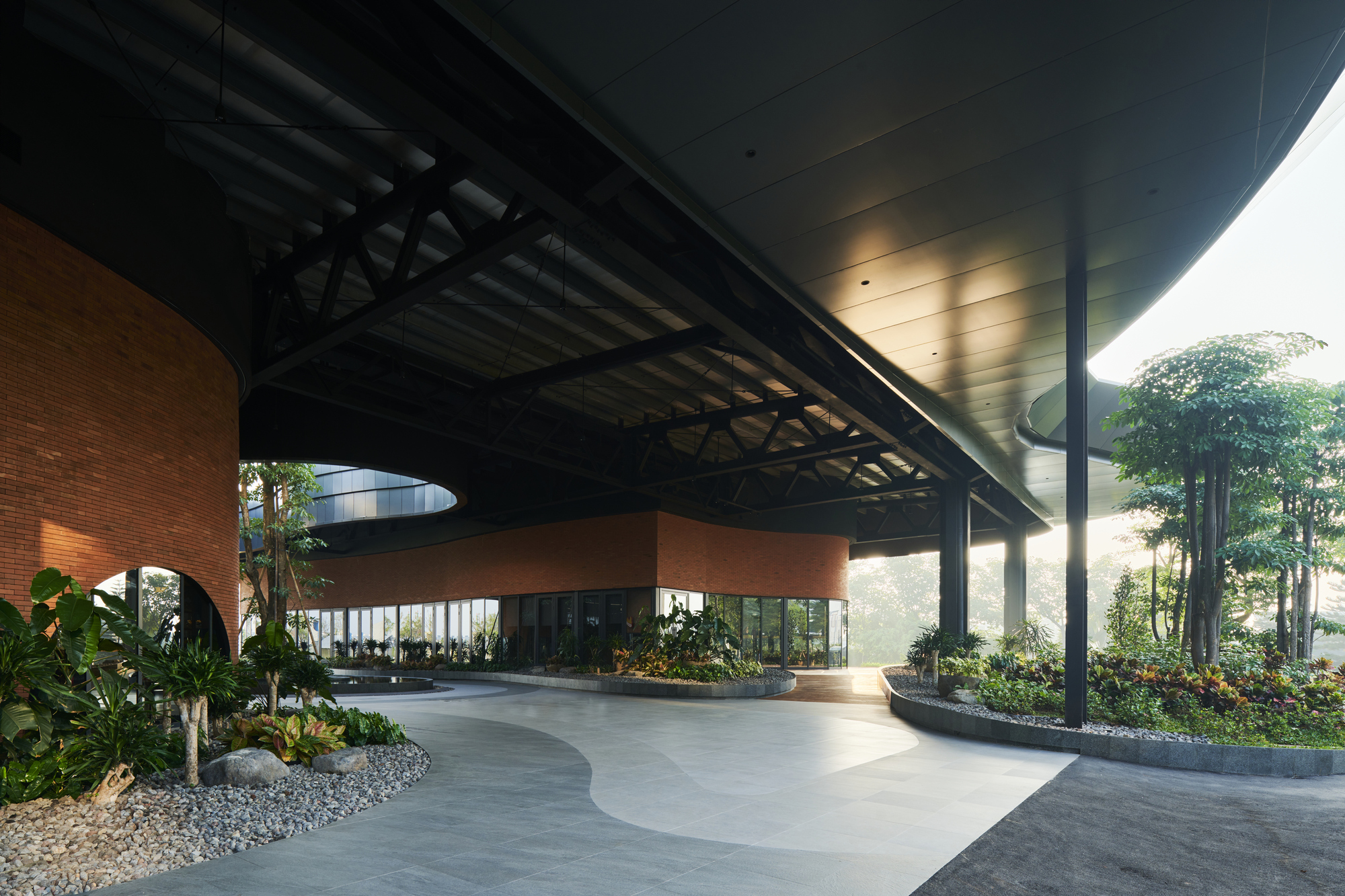 Gallery of Mayora Head Office Canteen / Lex and Architects - 8