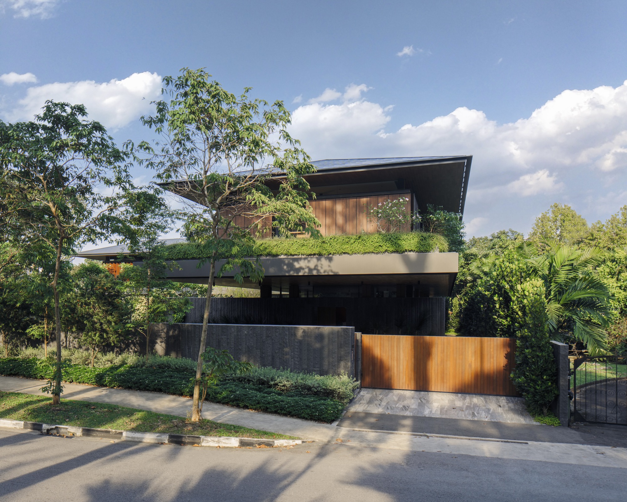 Gallery of Serendipity House / Wallflower Architecture + Design - 6