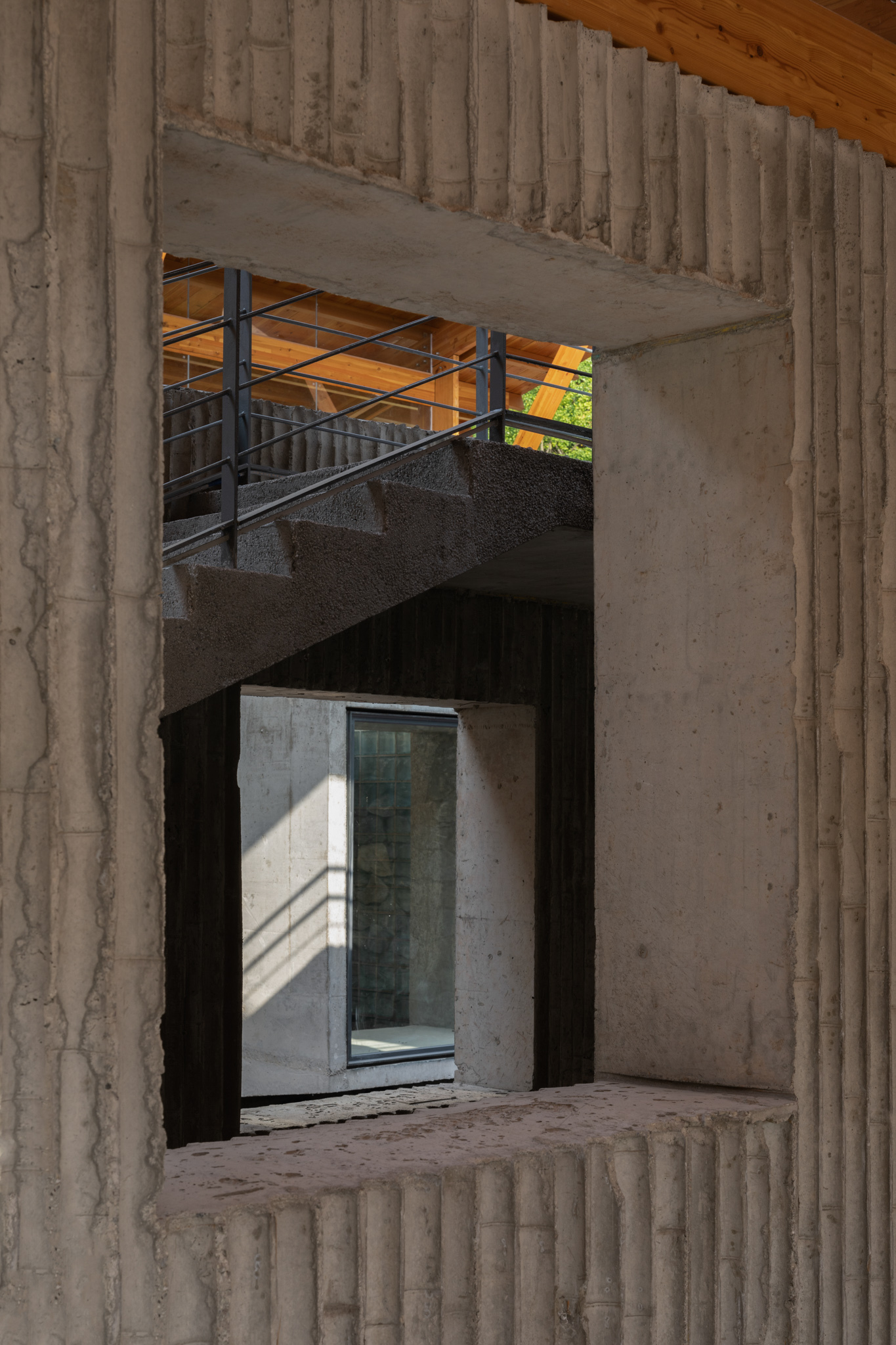 Gallery of Multifunctional Service Center of Liuba Mountain Scenic Area ...