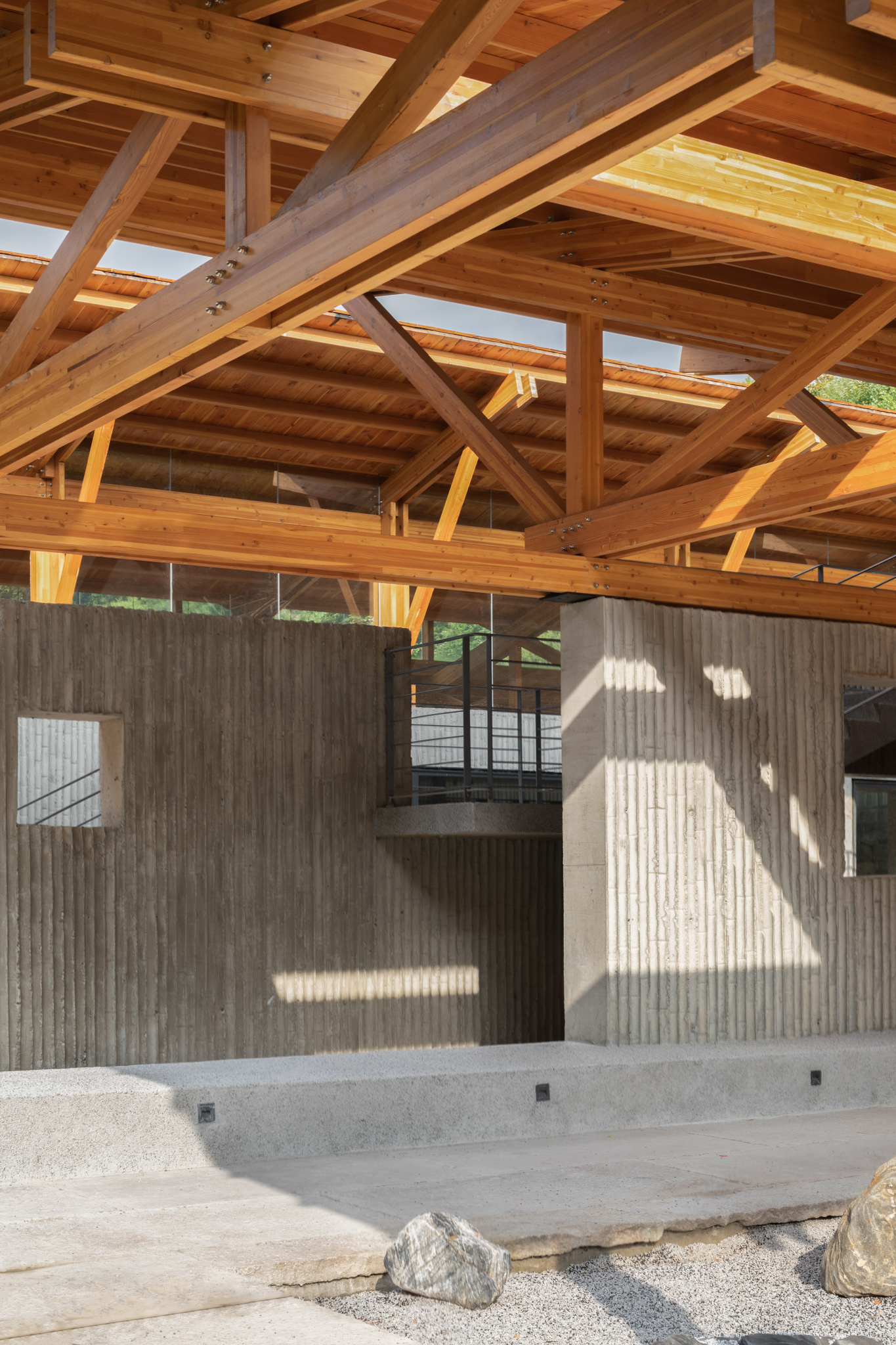 Gallery of Multifunctional Service Center of Liuba Mountain Scenic Area ...