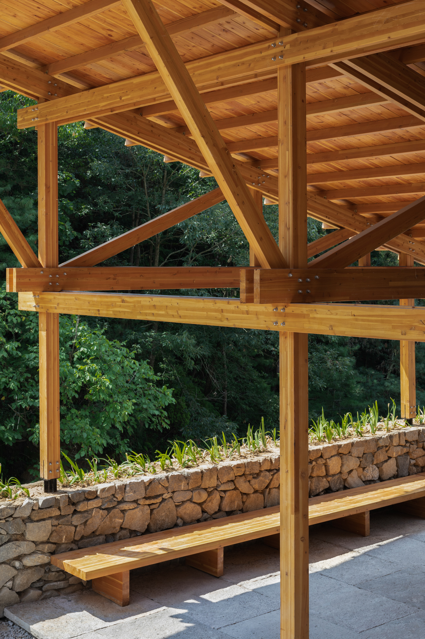 Gallery of Multifunctional Service Center of Liuba Mountain Scenic Area / Shulin Architectural ...