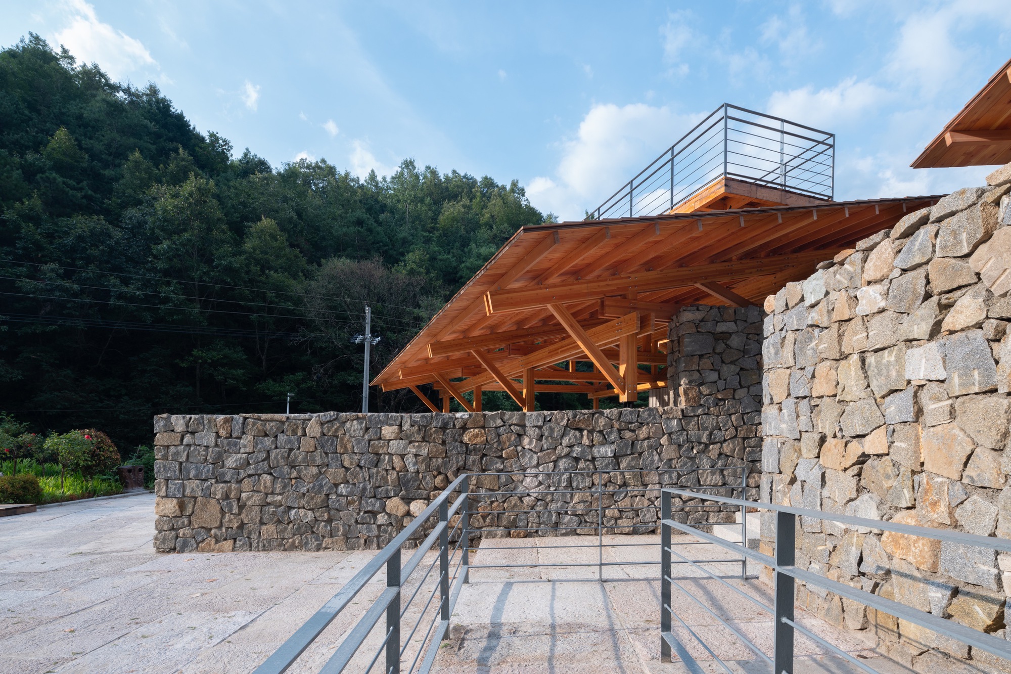 Gallery of Multifunctional Service Center of Liuba Mountain Scenic Area / Shulin Architectural ...
