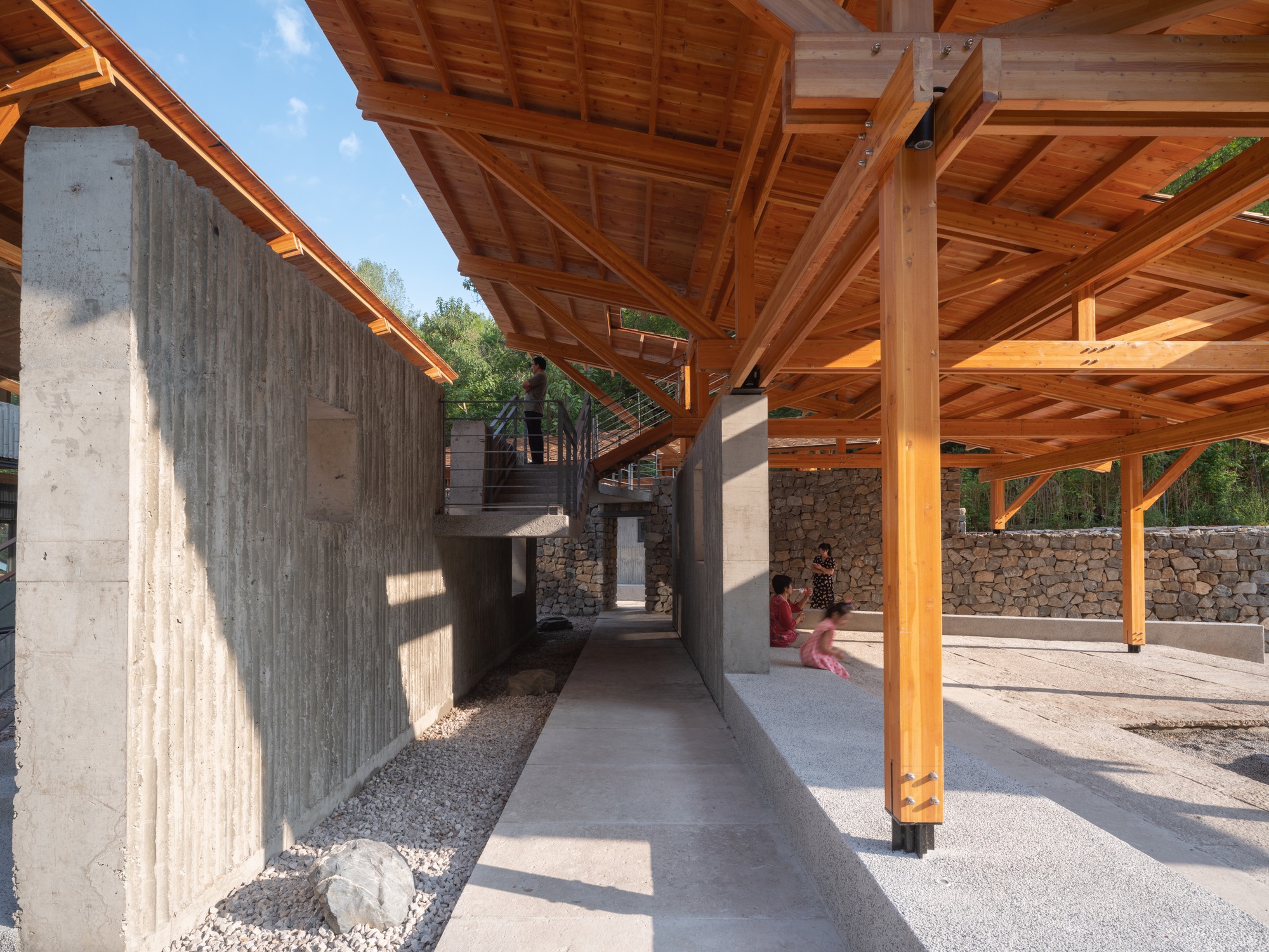 Gallery of Multifunctional Service Center of Liuba Mountain Scenic Area / Shulin Architectural ...