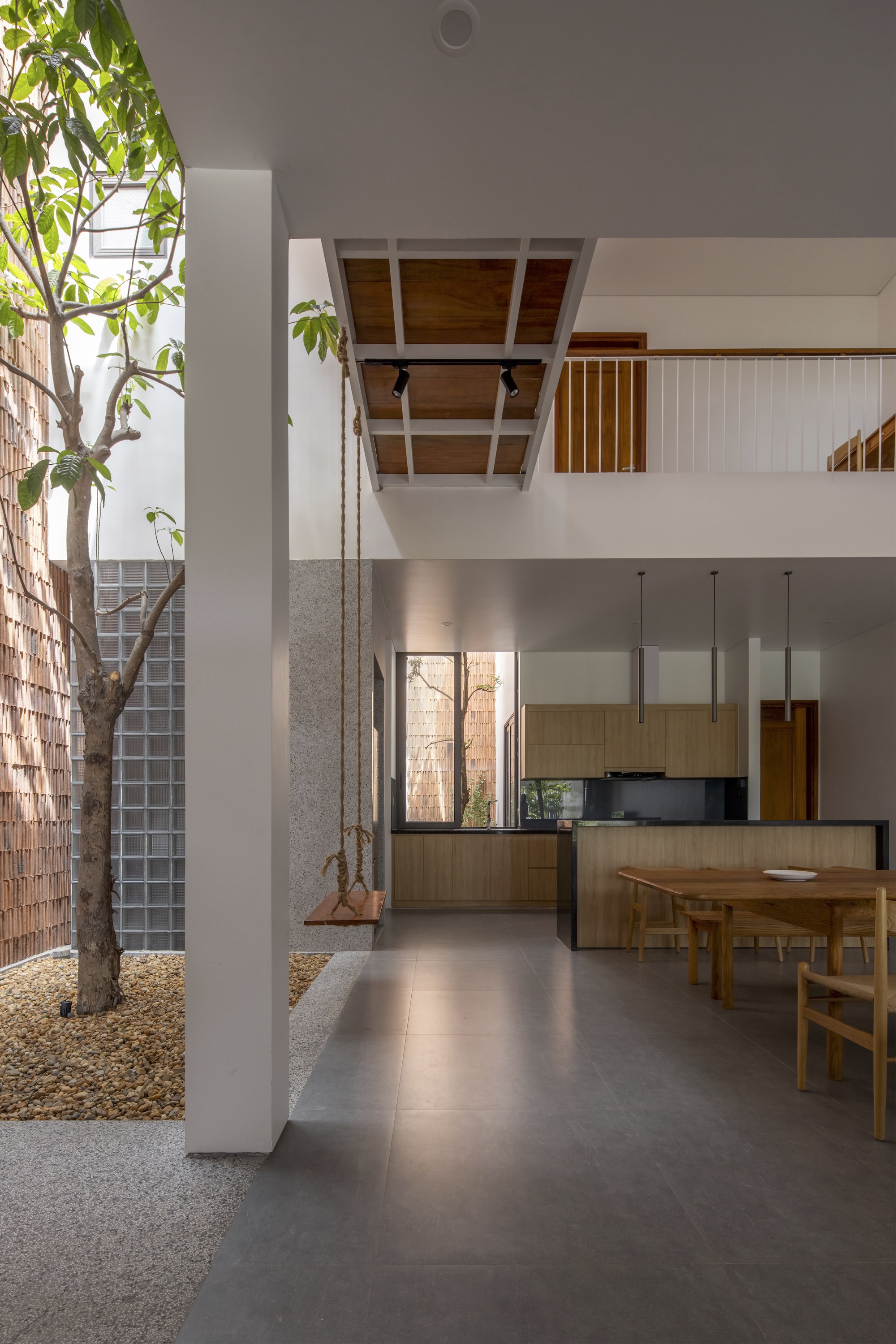 Gallery of NA House / Dom Architect Studio - 13