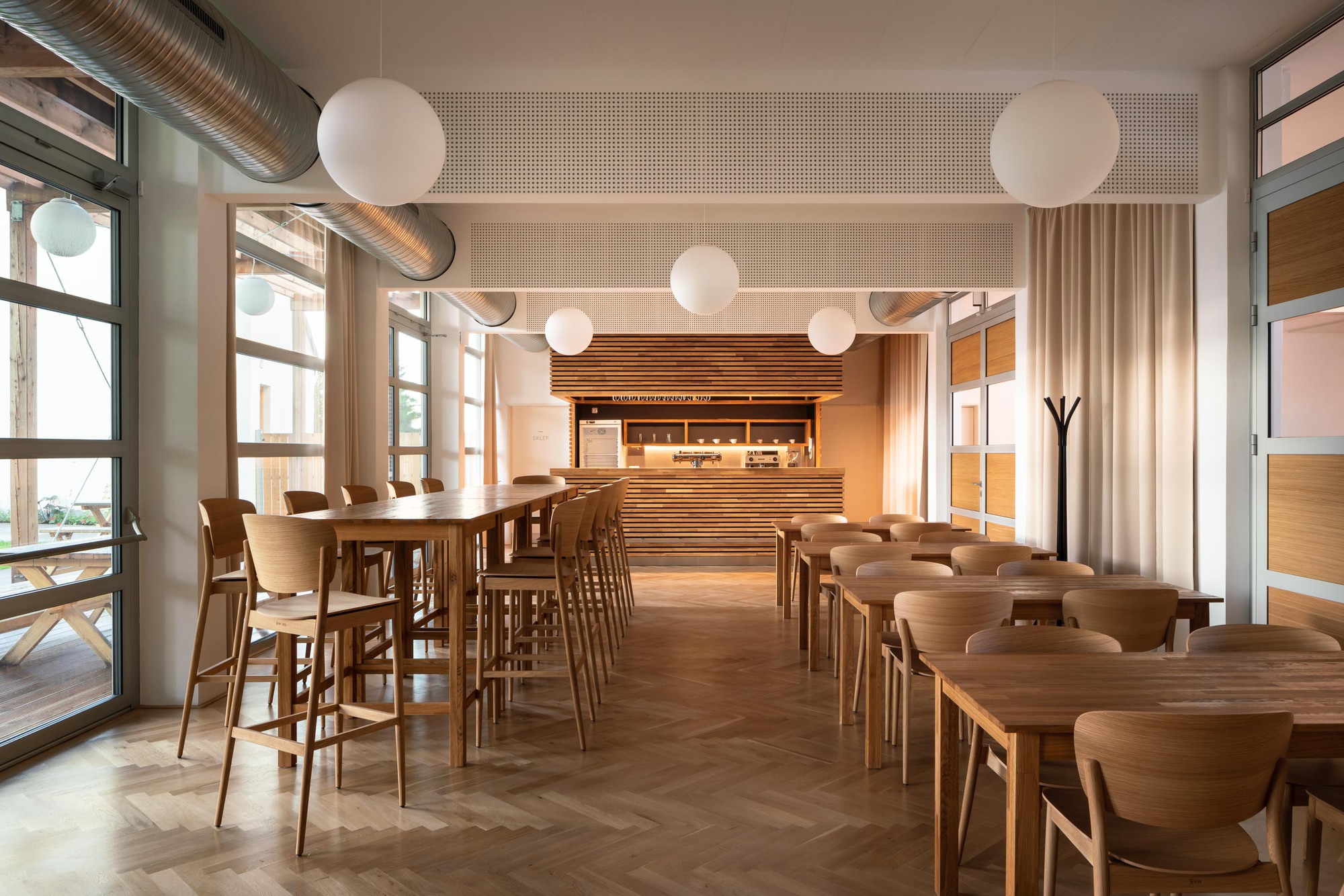 Gallery of SOKEC Community Cultural Center / caraa.cz - 15