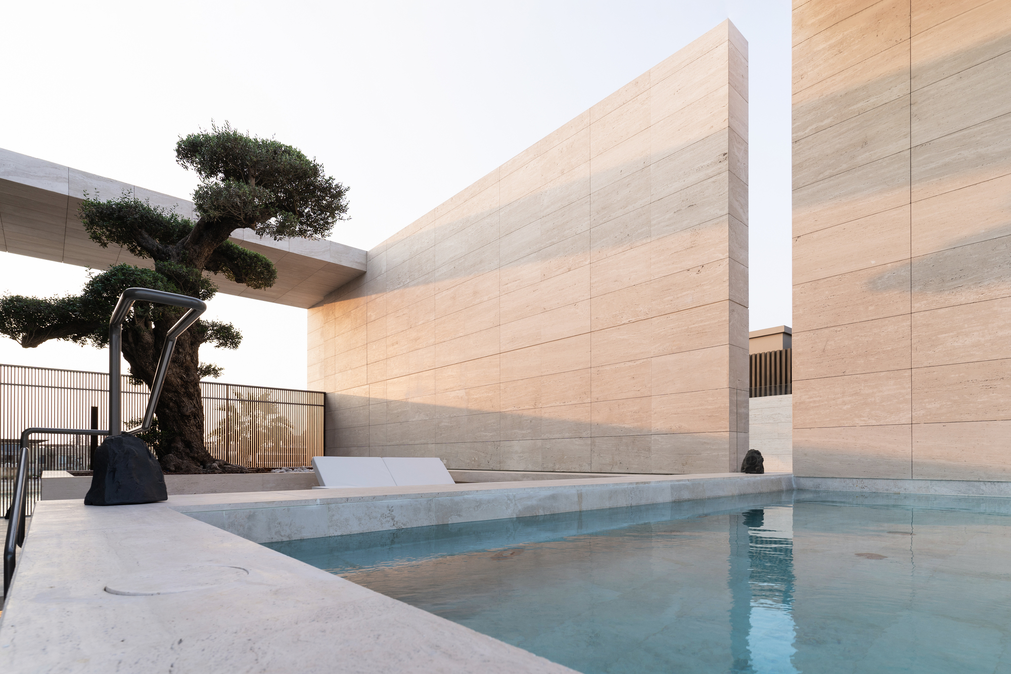 Gallery of Framed Allure House / EAA-Emre Arolat Architecture - 6