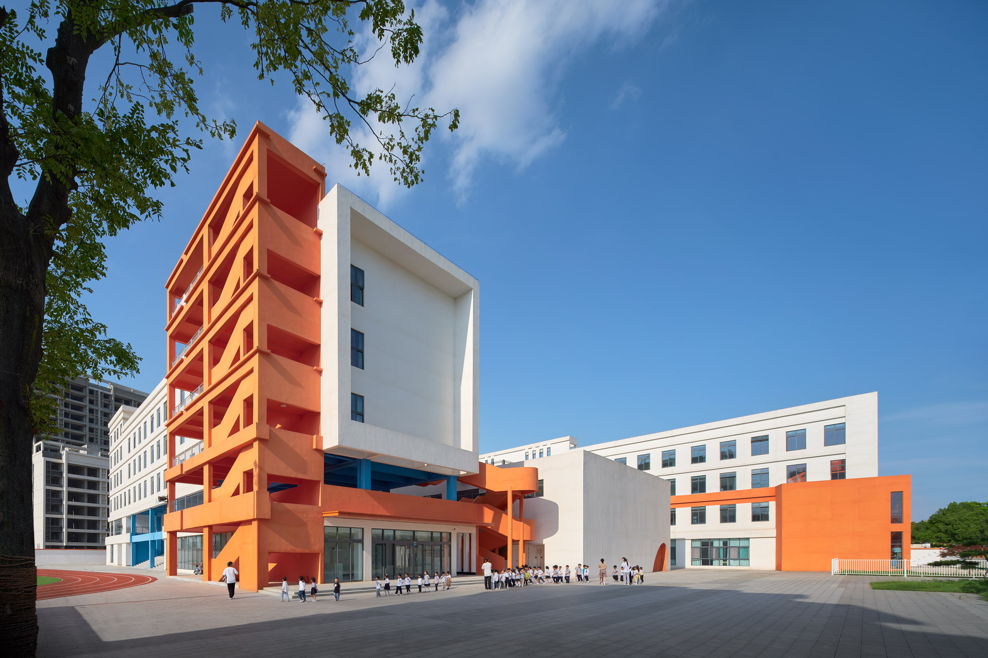 Gallery of Pony School / L&M Design Lab - 6