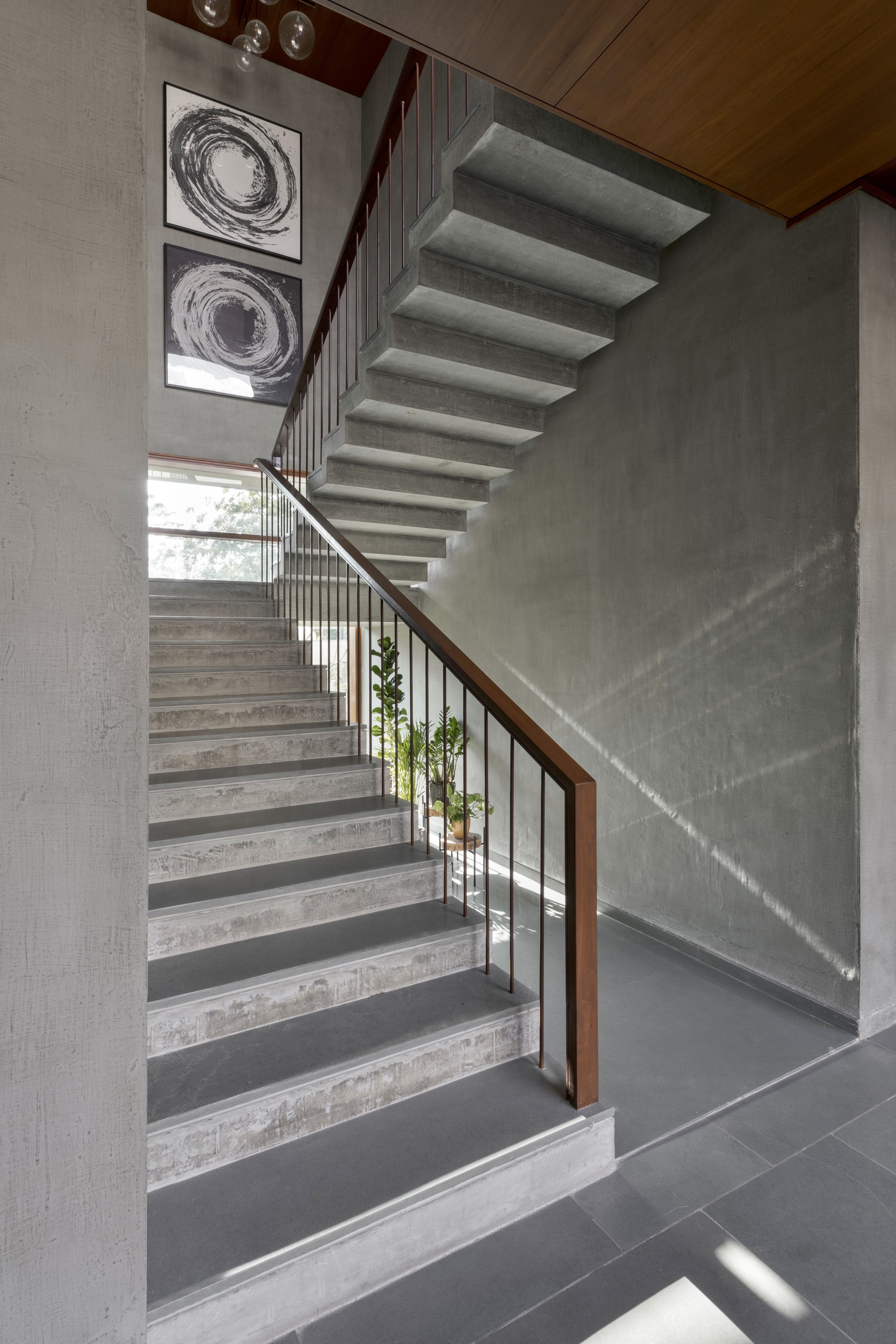 Gallery of The Monolithic House / MODO Designs - 21