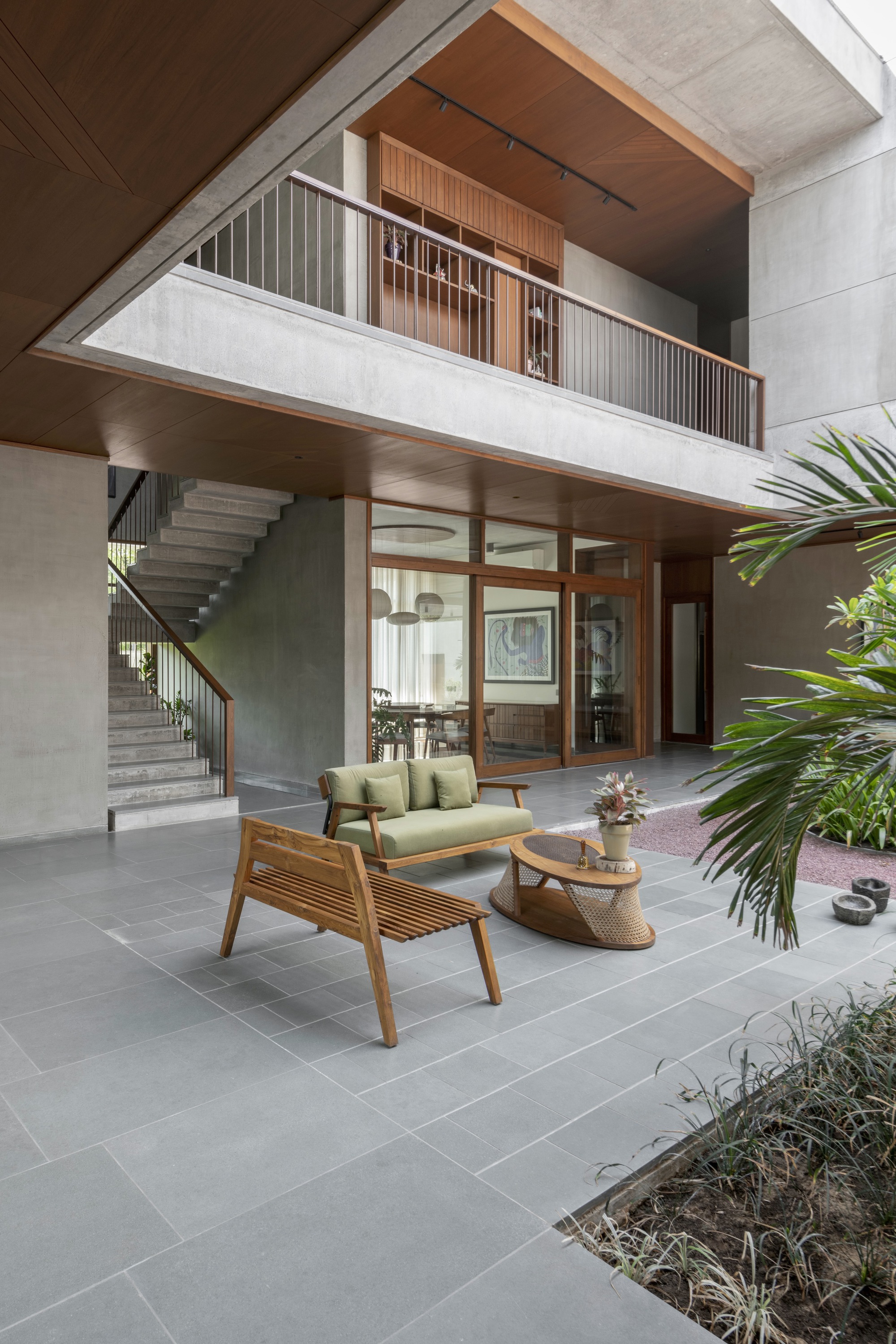 Gallery of The Monolithic House / MODO Designs - 17