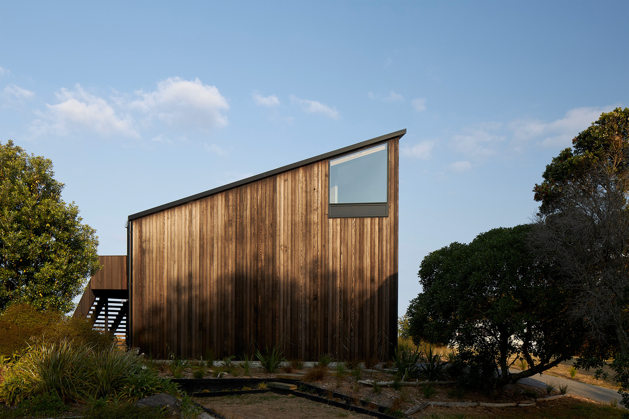 Gallery of Bowentown Bach House / Edwards White Architects - 9