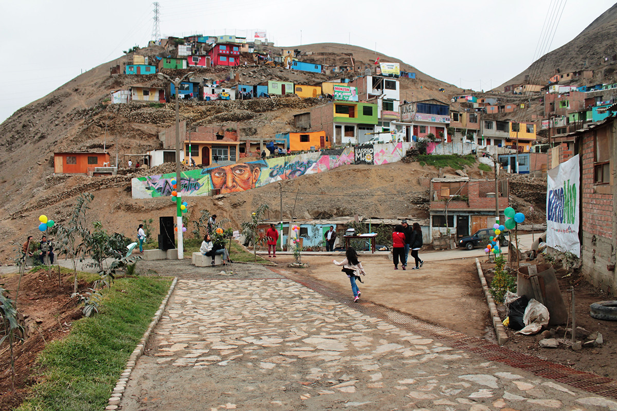 Gallery of Latin American Favelas: Improvement Projects and Community ...