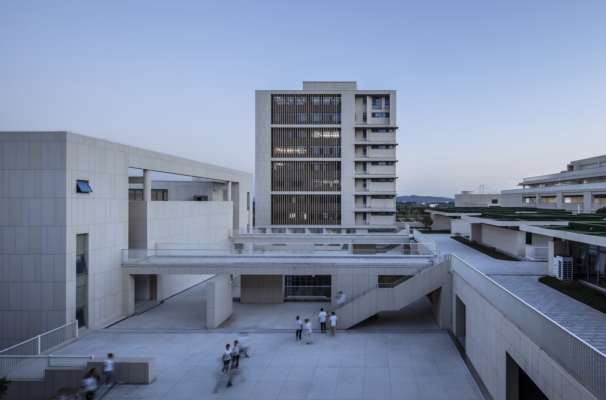Gallery of Jiangsu Jingjiang Senior High School New Campus / Zhaohui ...