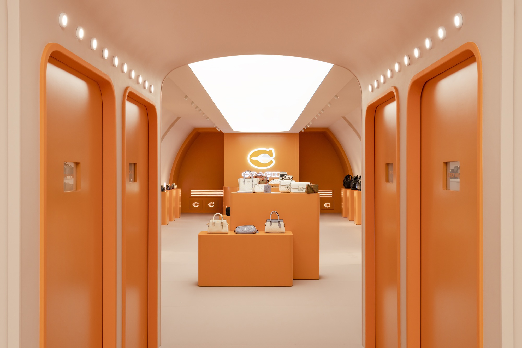 Galería de Tienda y cafetería Coach Airways / Spacemen Studio + Coach ...