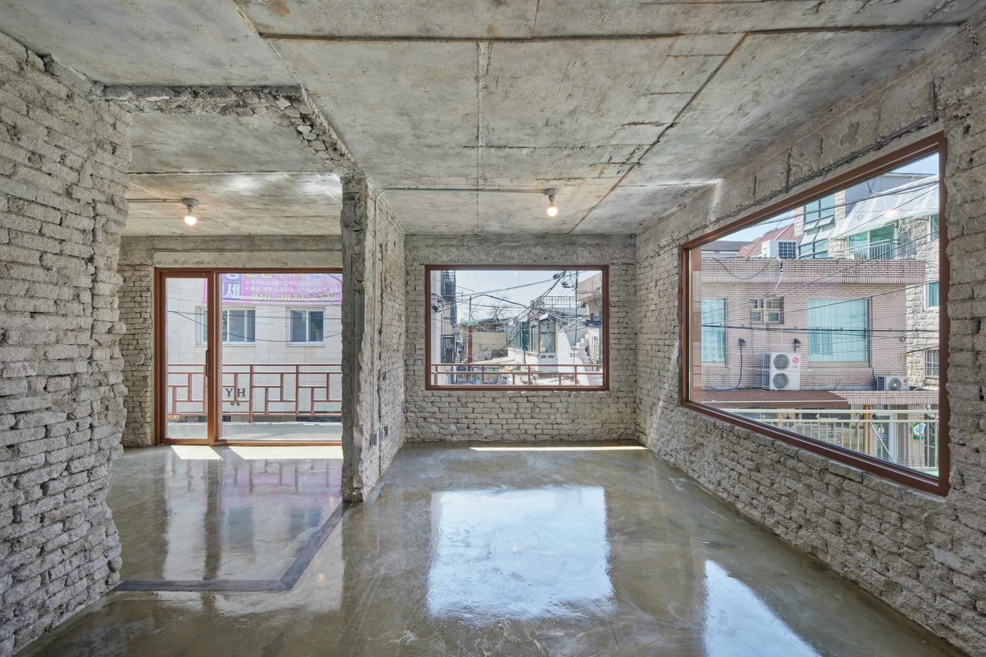 Gallery of Blind Alley Mixed Use Building / LJL Architects - 2