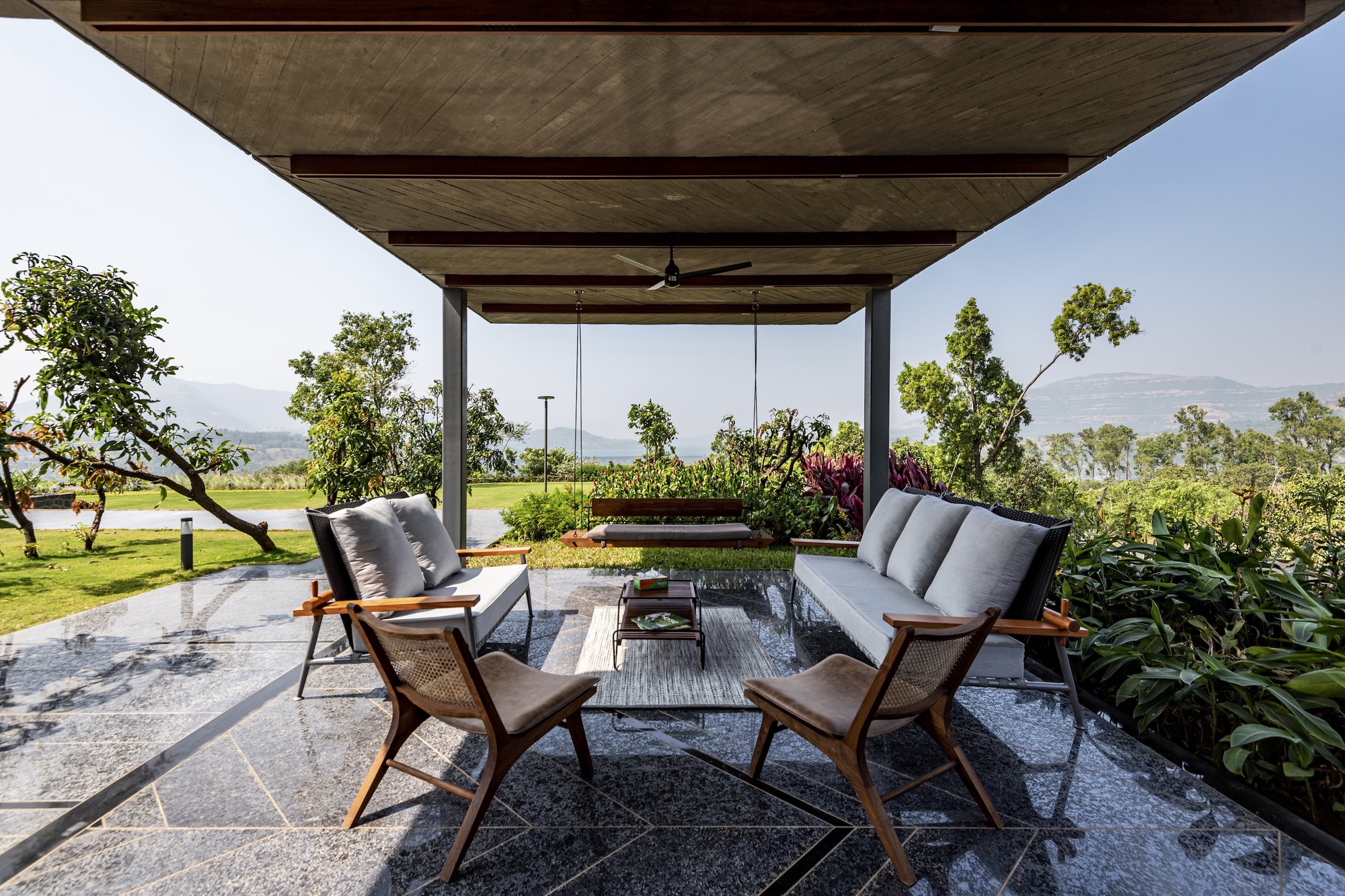 Galería de Casa de fin de semana en Maale / Studio Roots - 13