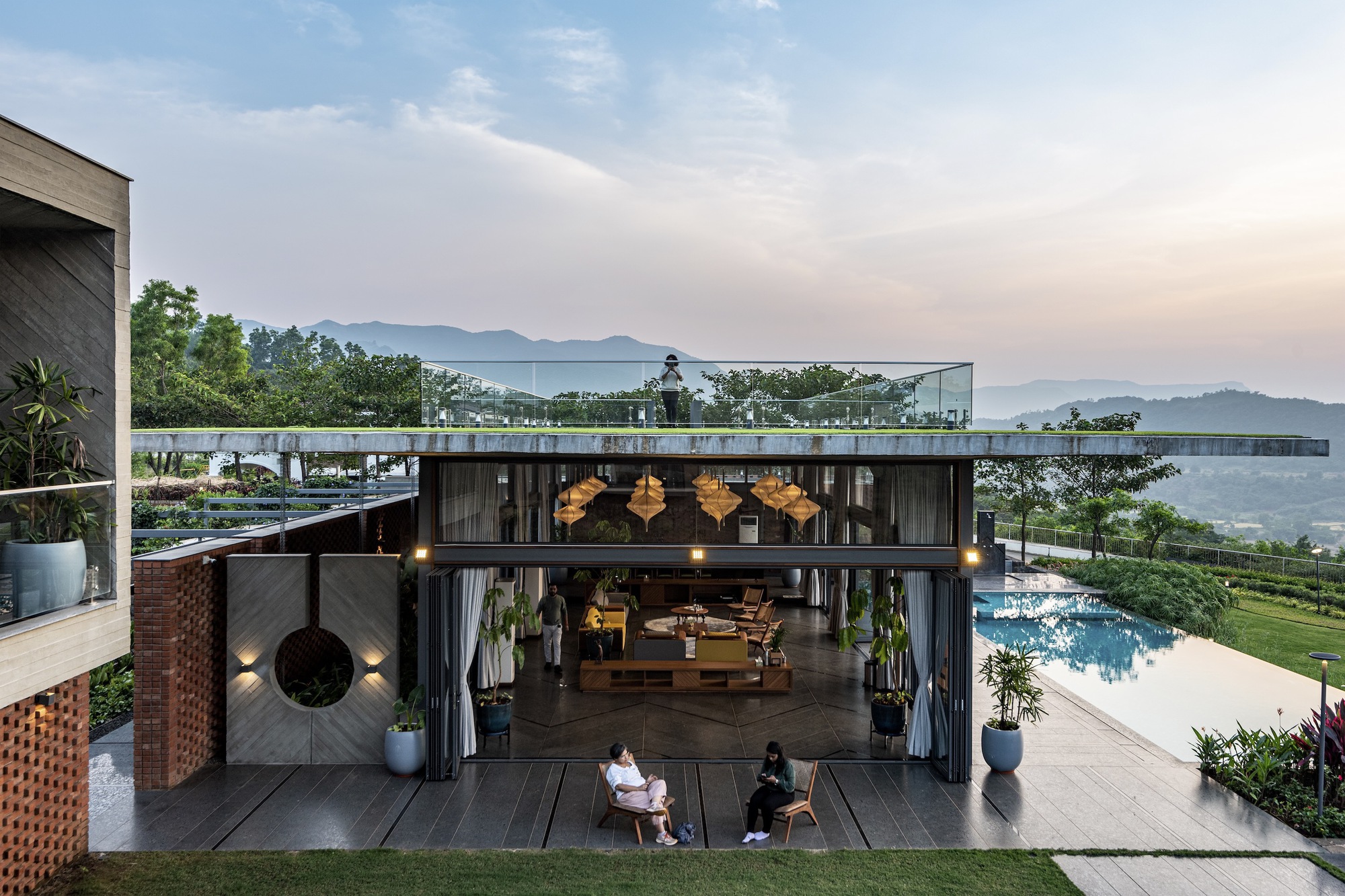 Galería de Casa de fin de semana en Maale / Studio Roots - 11