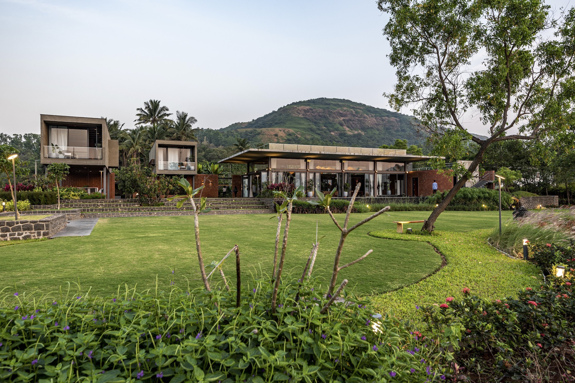 Gallery of Weekend Home at Maale / Studio Roots - 6