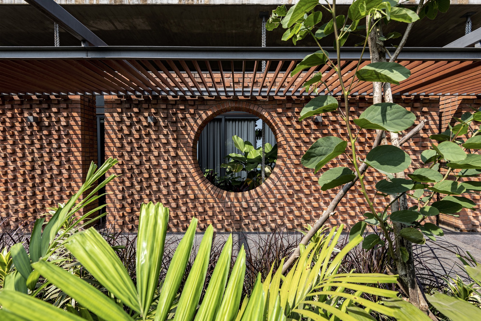 Gallery of Weekend Home at Maale / Studio Roots - 3