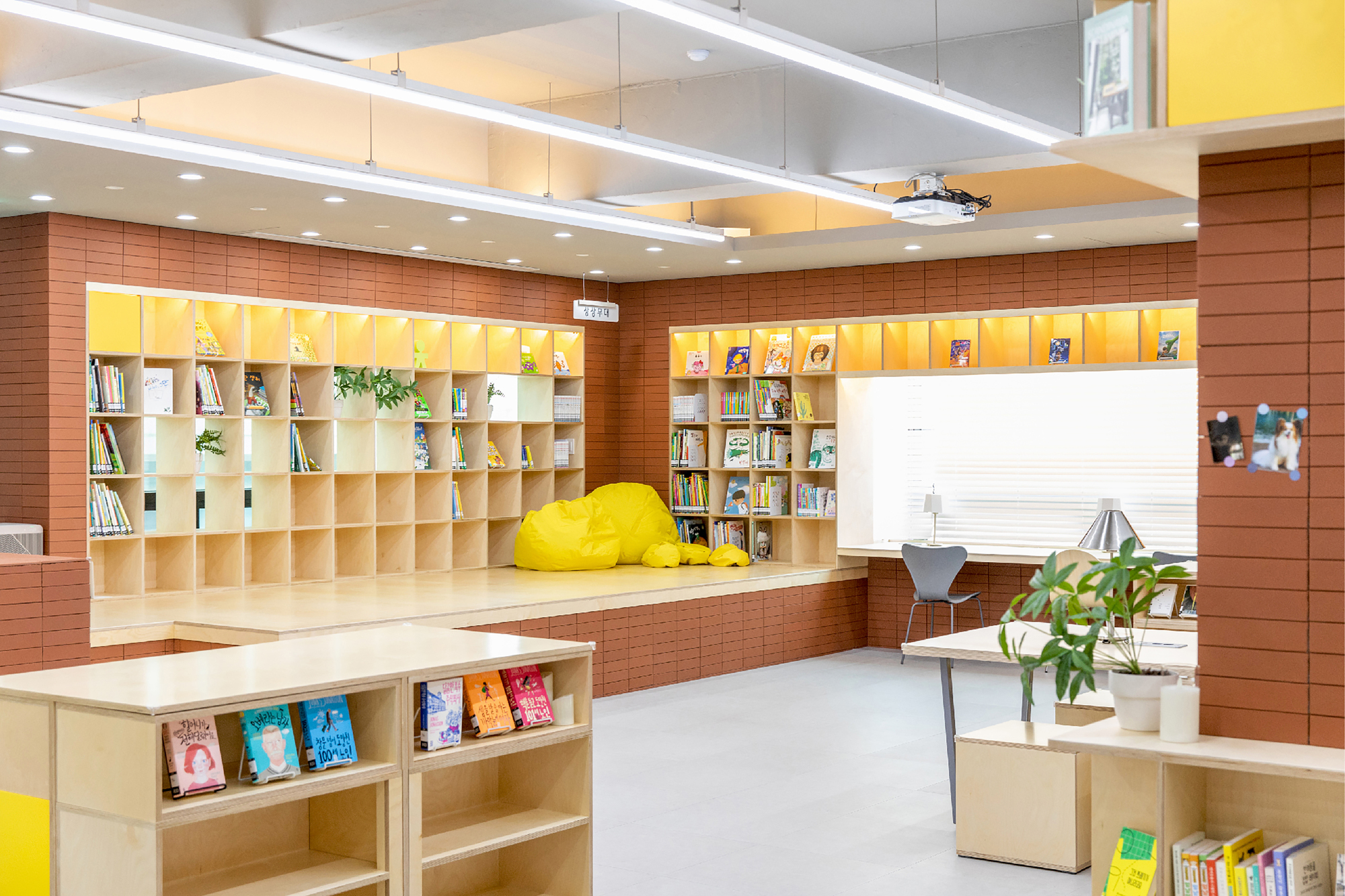 Gallery of The Red Brick Library / G/O Architecture - 5