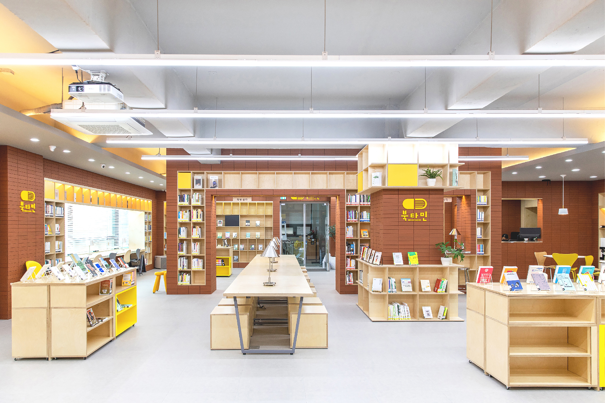 Gallery of The Red Brick Library / G/O Architecture - 13