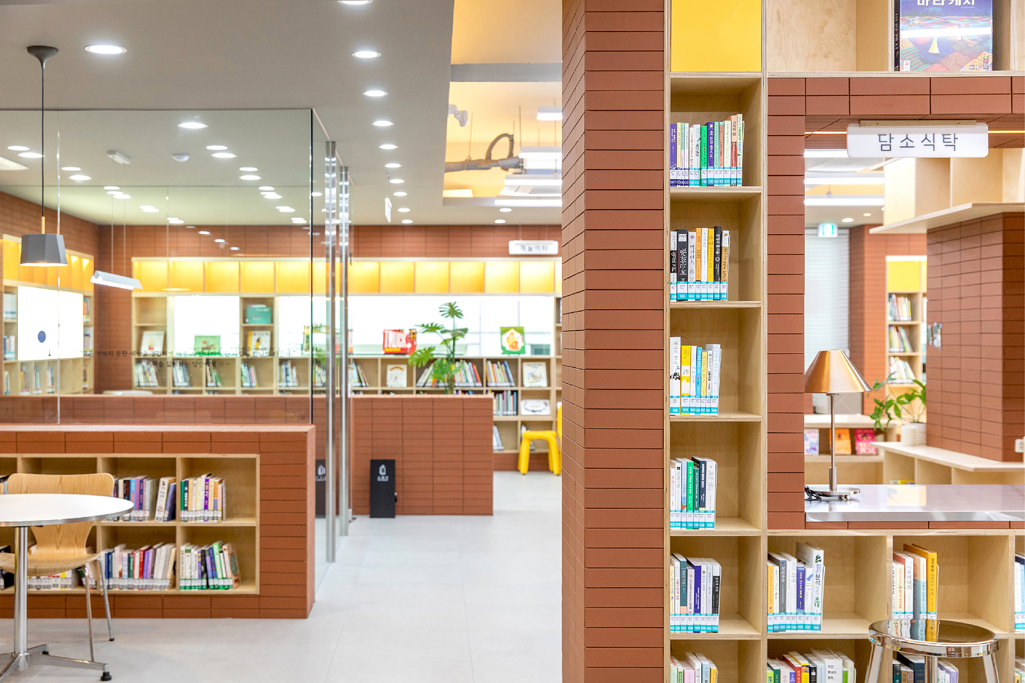 Gallery of The Red Brick Library / G/O Architecture - 17