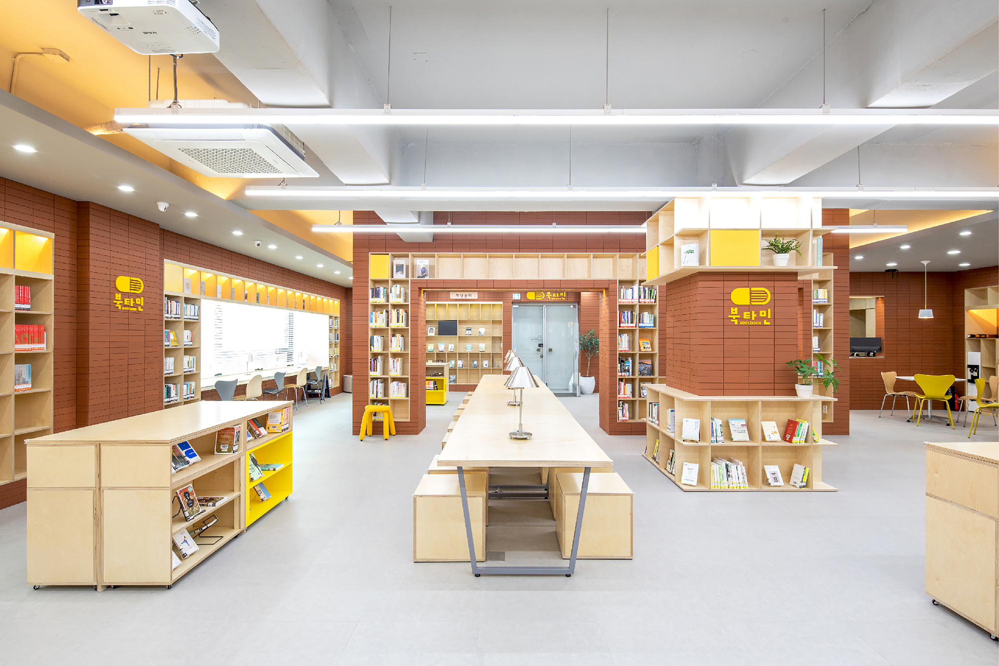 Gallery of The Red Brick Library / G/O Architecture - 16