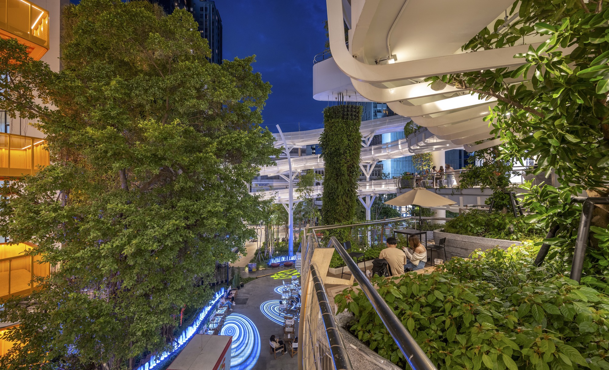 Gallery of Marche Thonglor / Contour Architect - 13