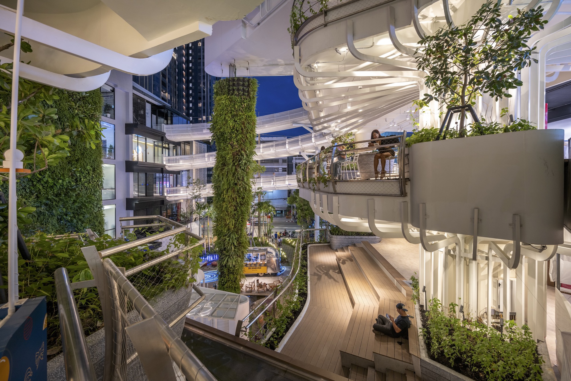 Galería de Centro comercial Marche Thonglor / Contour Architect - 11