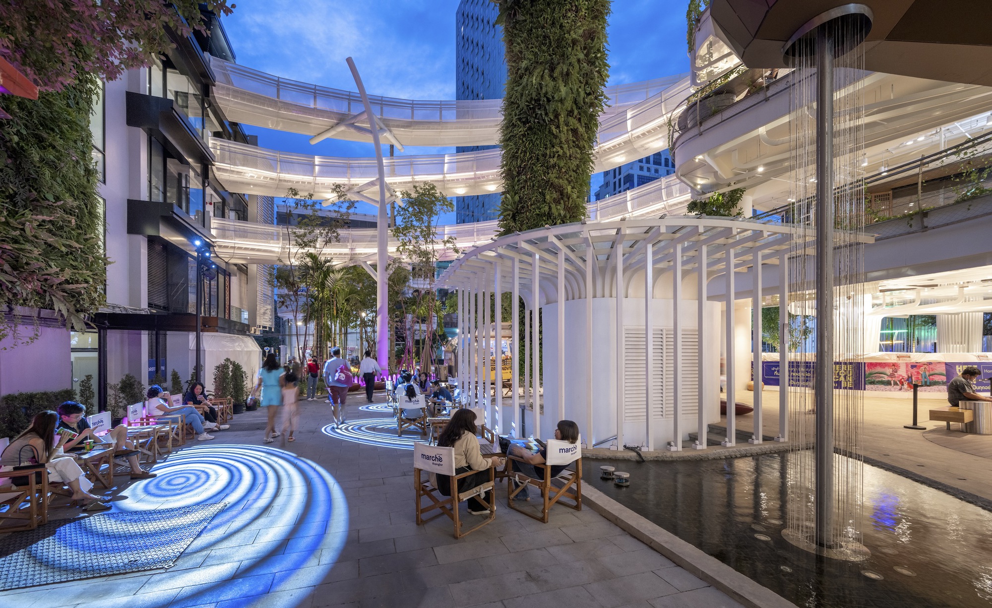 Galería de Centro comercial Marche Thonglor / Contour Architect - 14