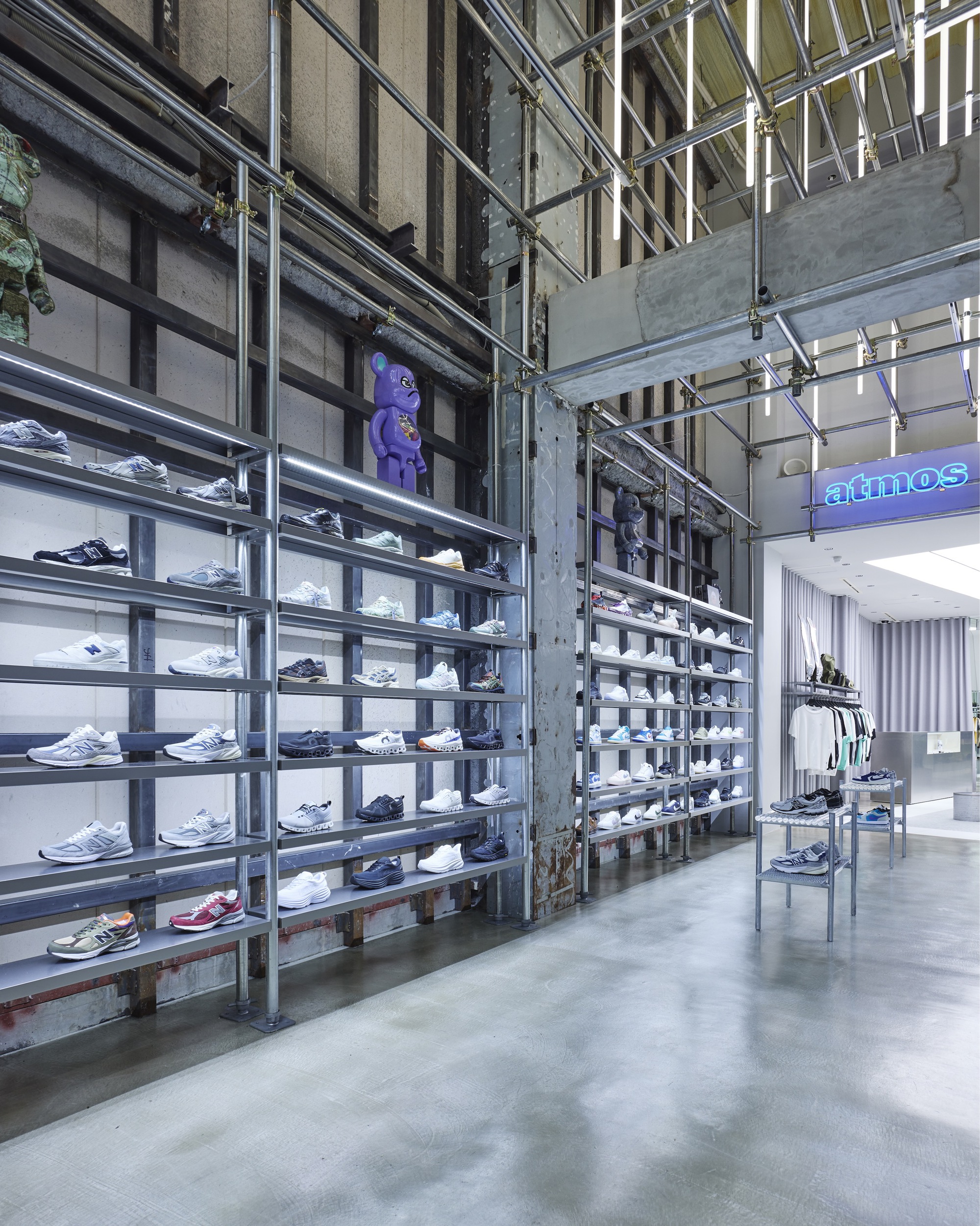 Gallery of atmos BLUE Omotesando Store / SAKUMAESHIMA - 2