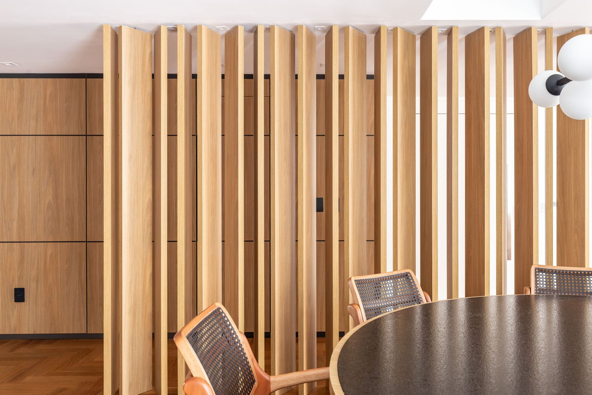 Gallery of Wooden Surfaces in Brazilian Homes: Exploring Patterns and ...