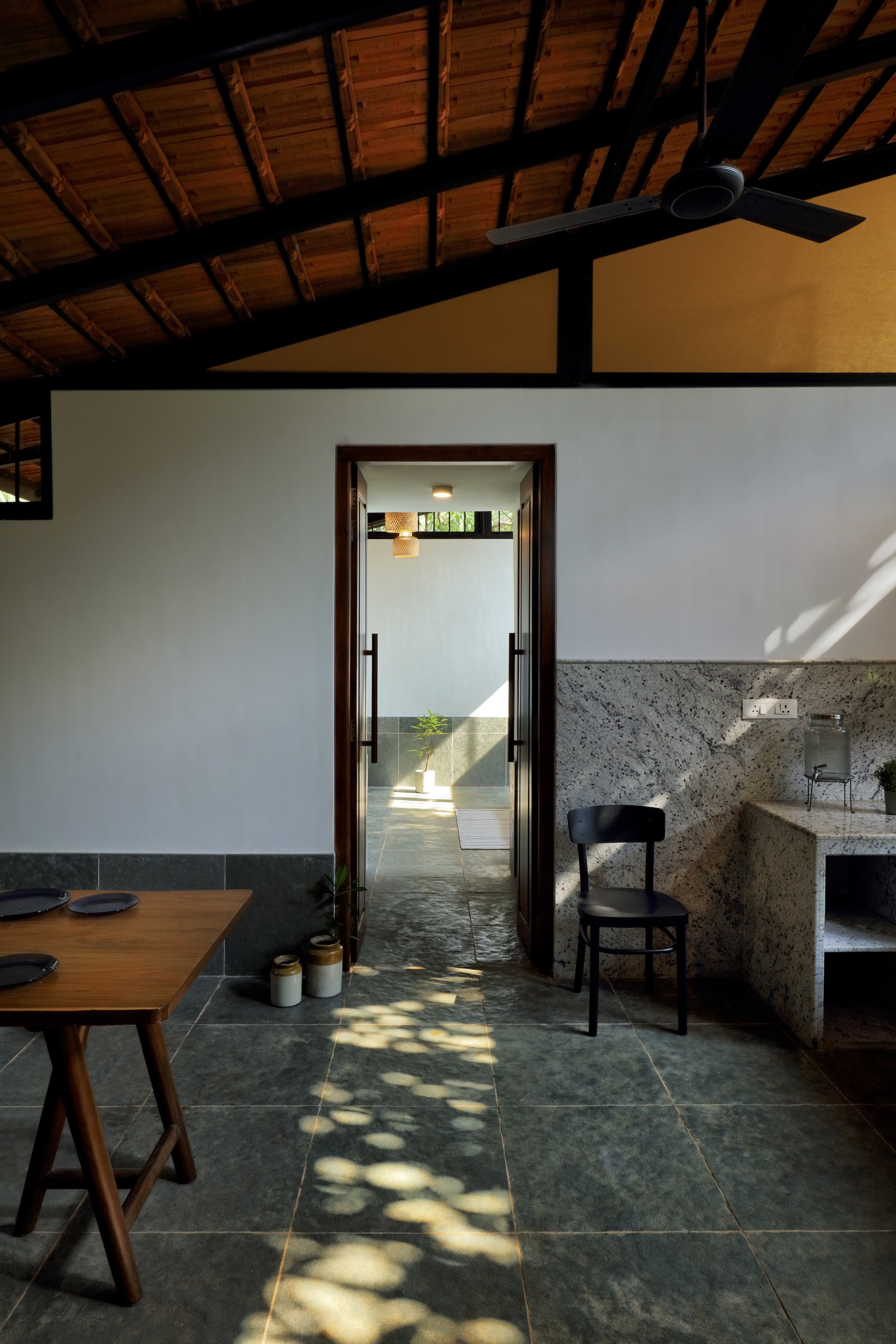 Gallery of Lanja House / Articulated Design Initiative (ADI) - 10