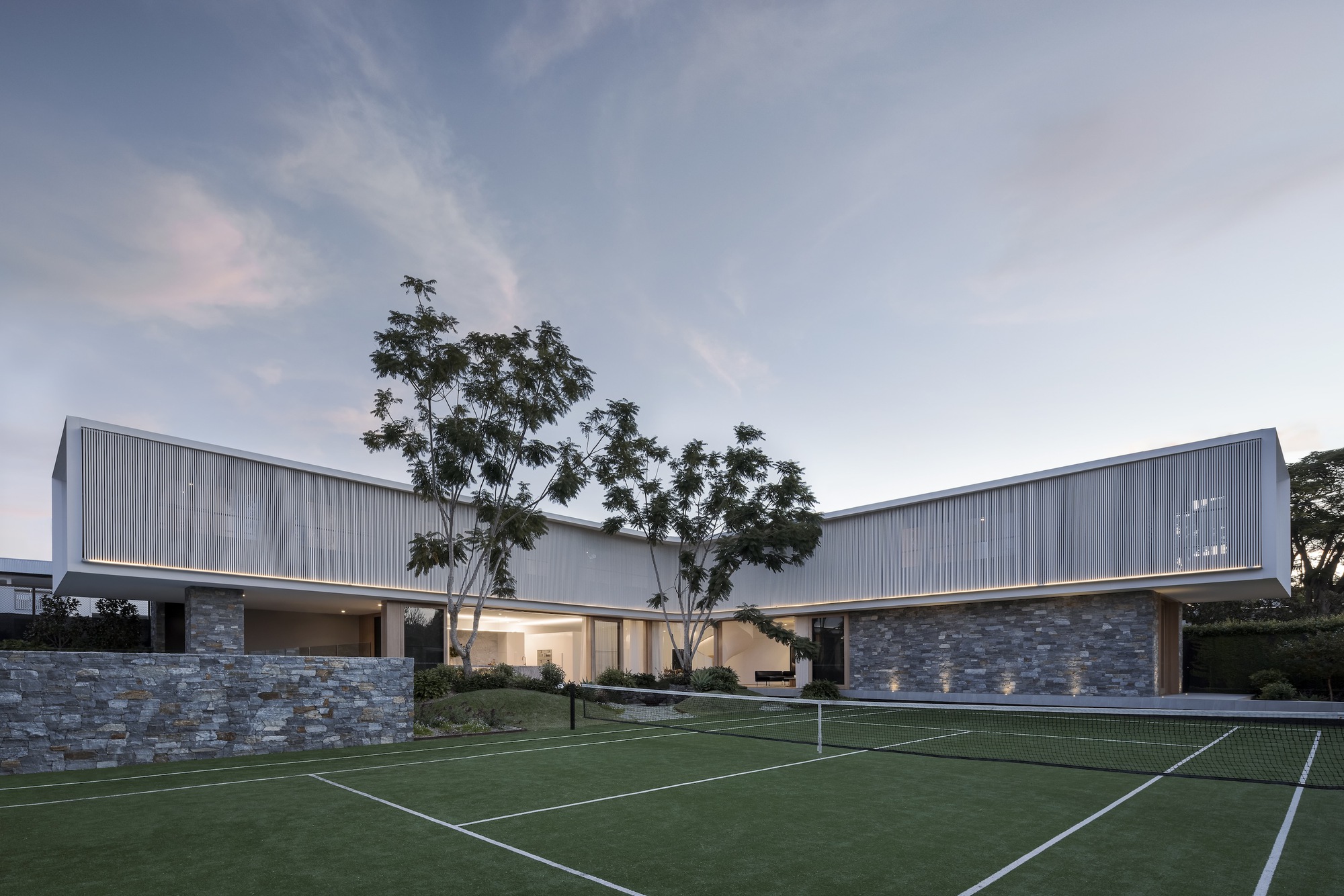 Gallery of Boomerang House / Joe Adsett Architects - 14