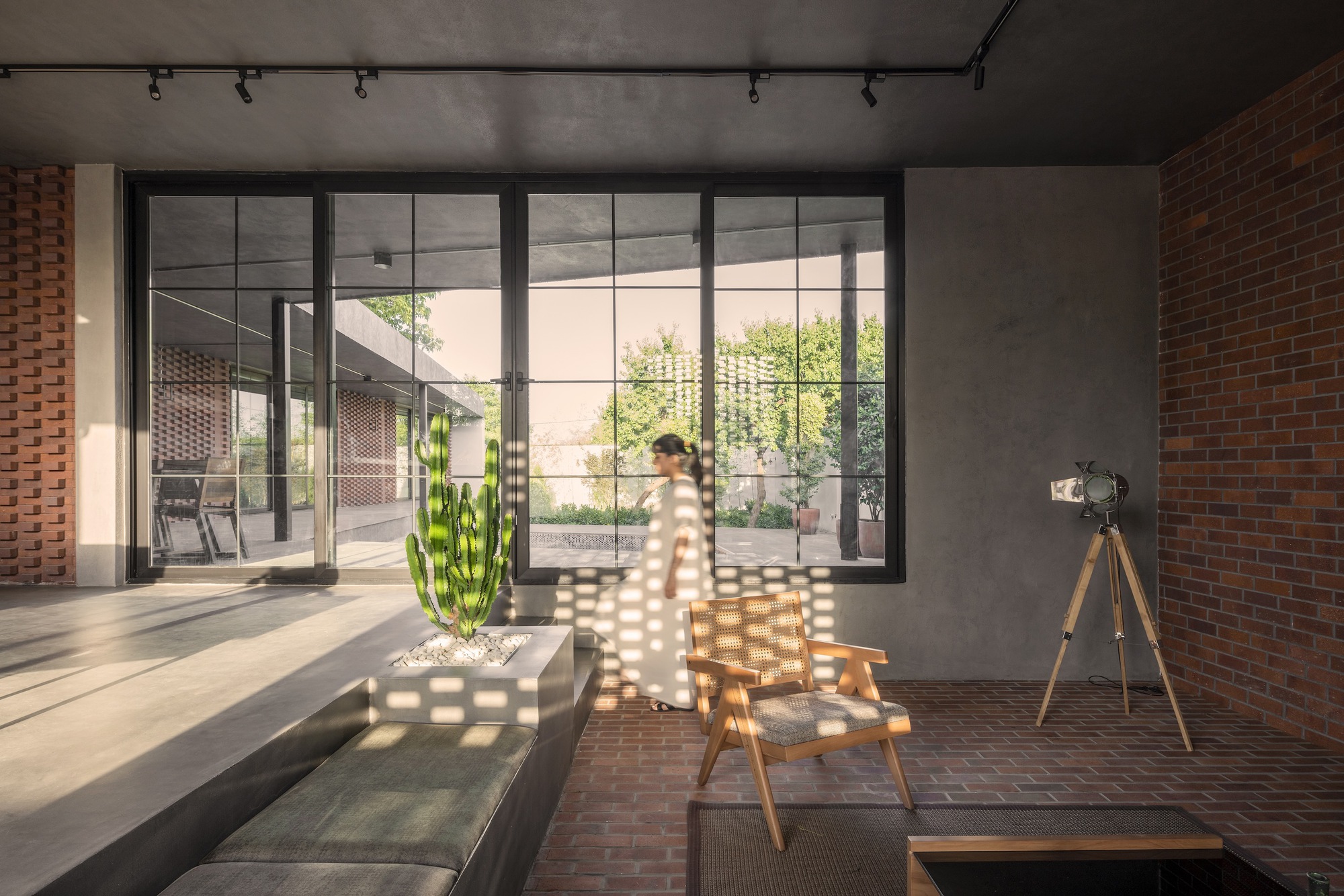 Gallery of Corner Villa / Arash Madani Design House - 4