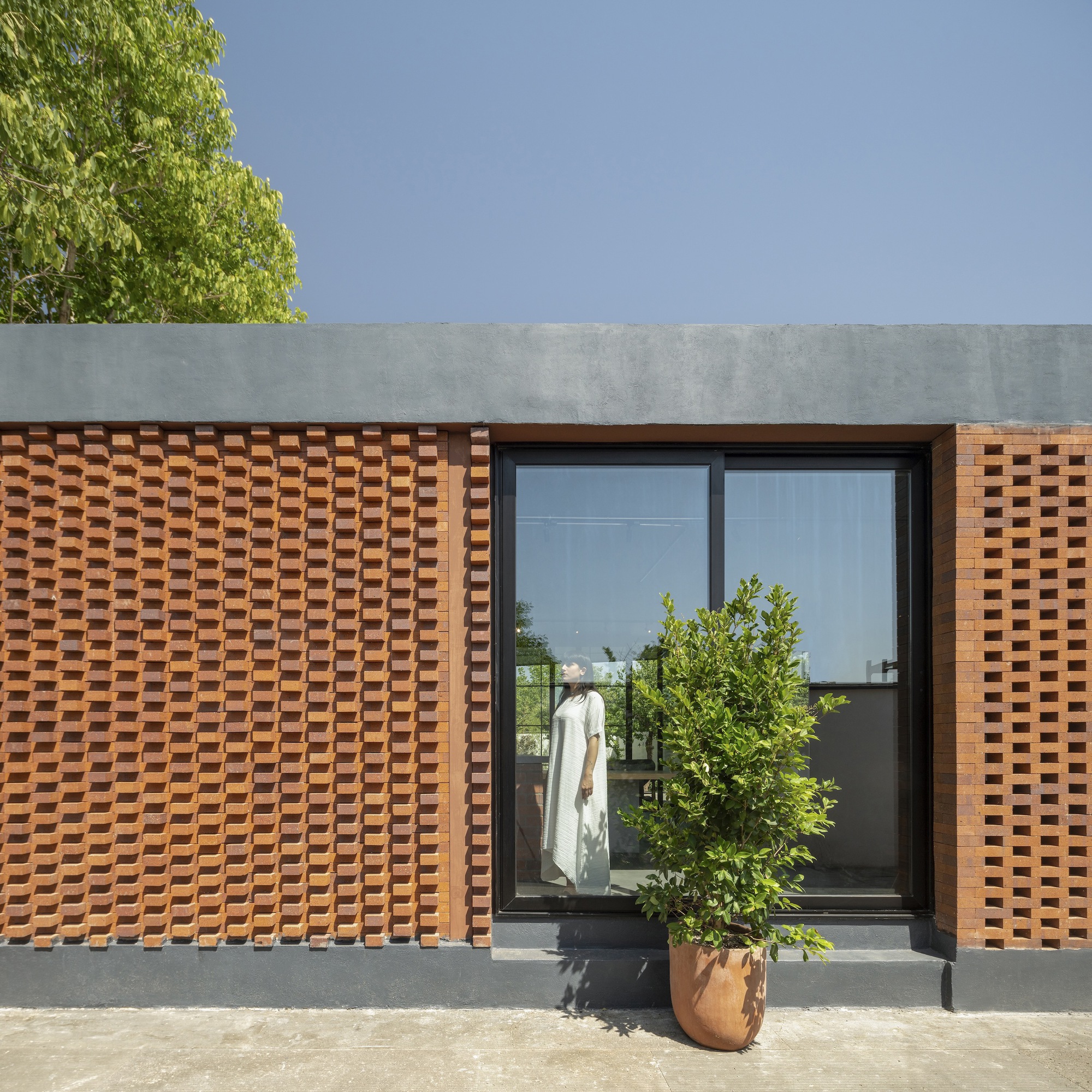 Gallery of Corner Villa / Arash Madani Design House - 8