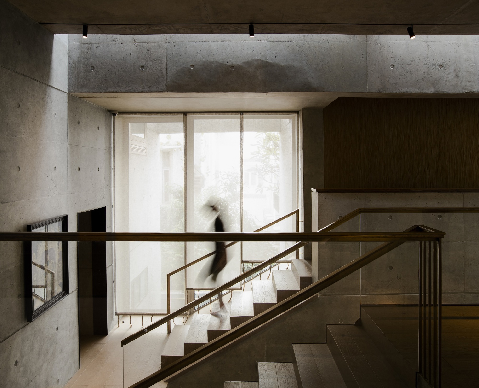 Gallery of The Prism House / Matra Architects & Rurban Planners - 17