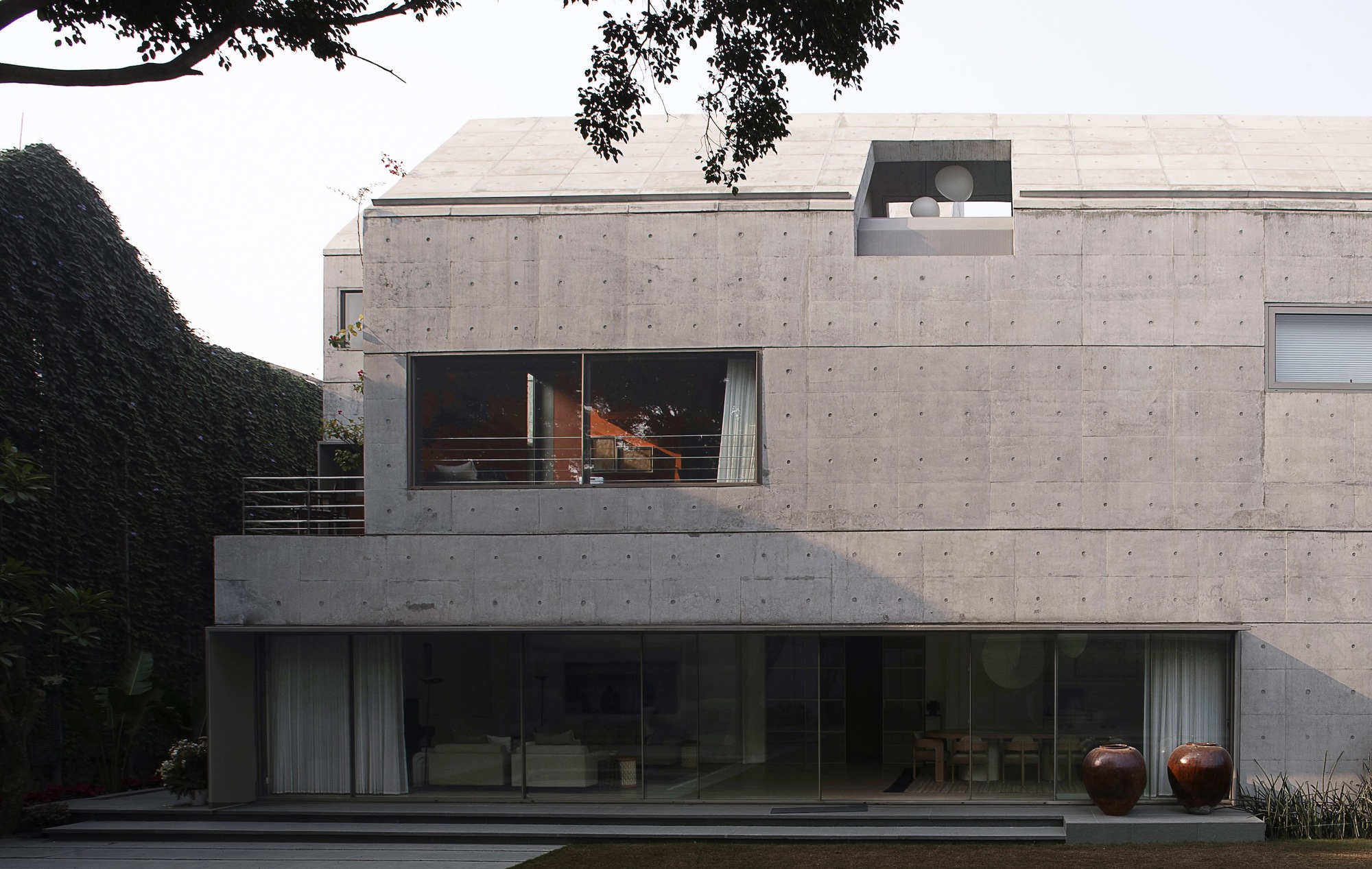 Gallery of The Prism House / Matra Architects & Rurban Planners - 8