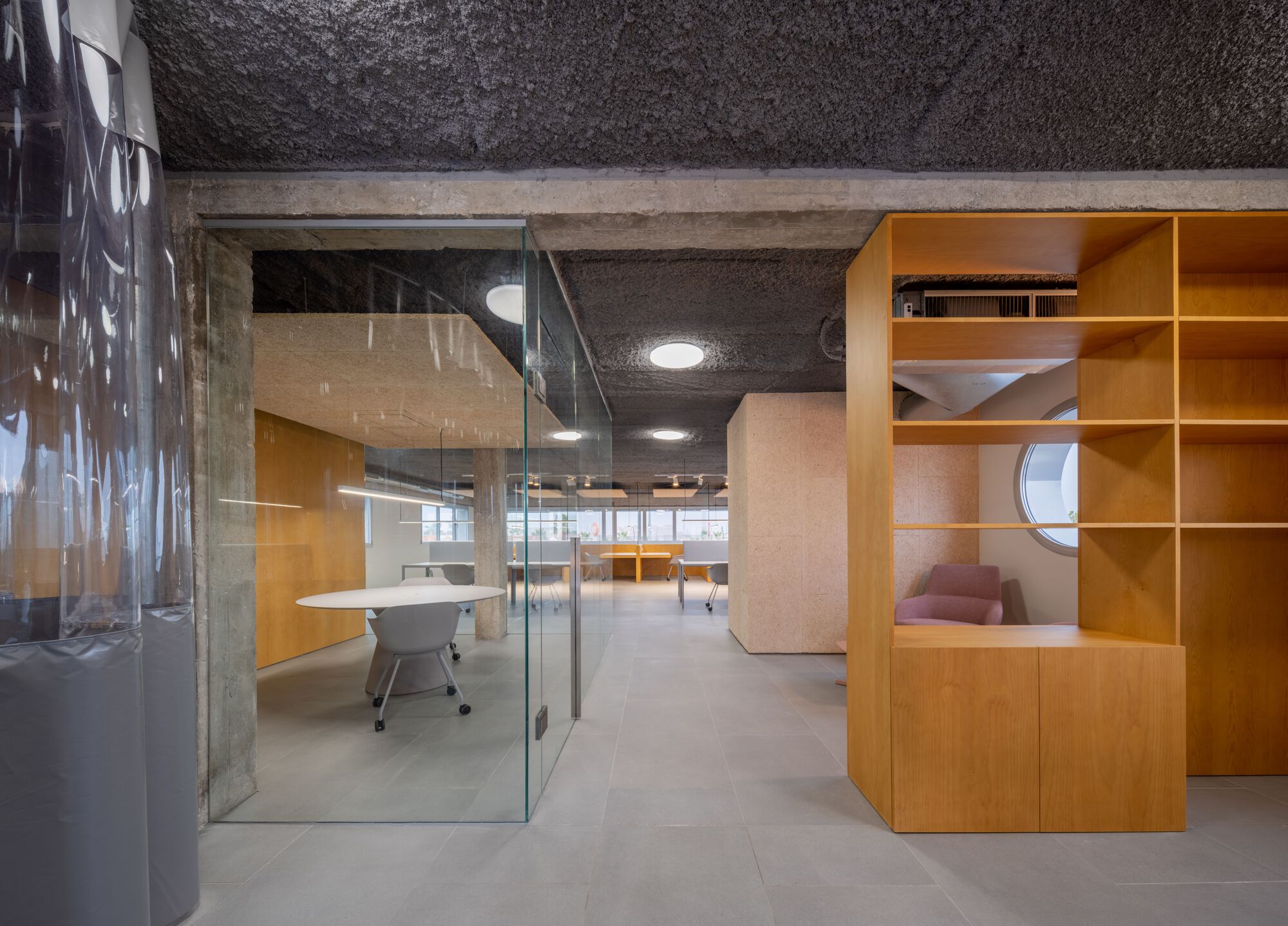 Galería de Medifer Office / Impepinable Studio - 21