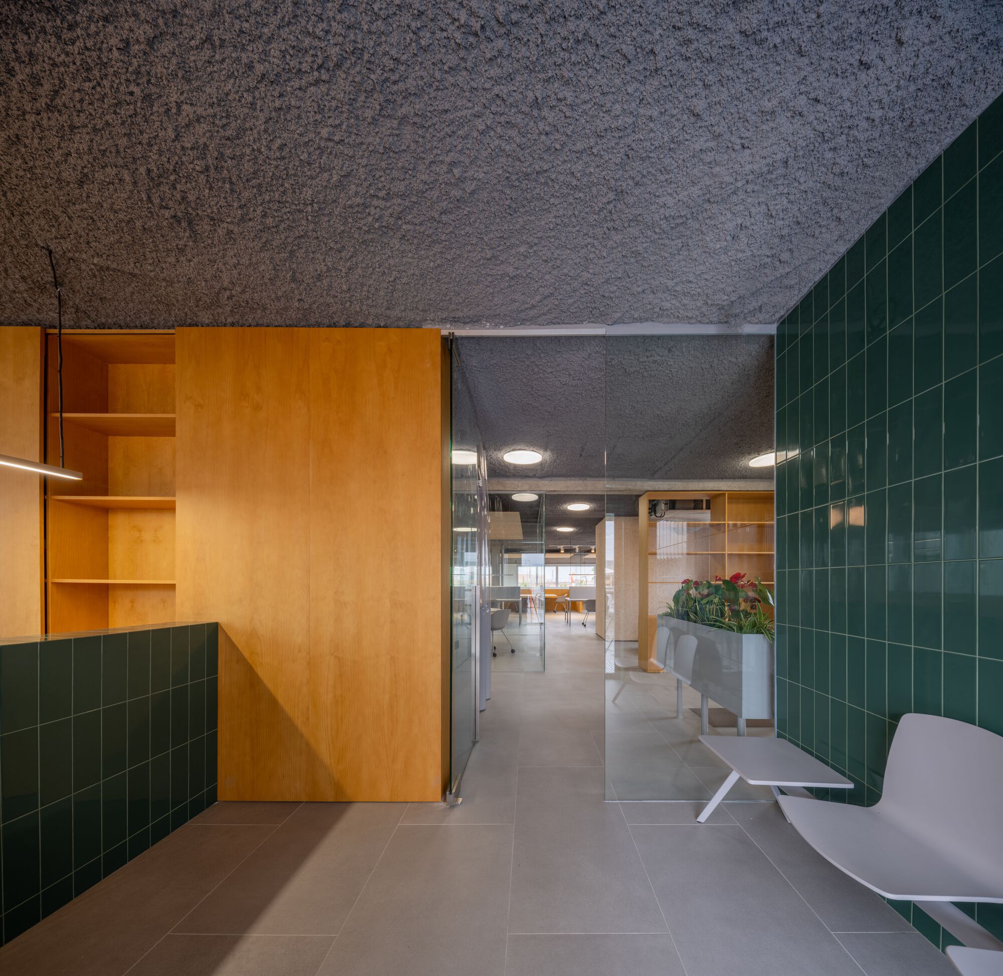Galería de Medifer Office / Impepinable Studio - 15