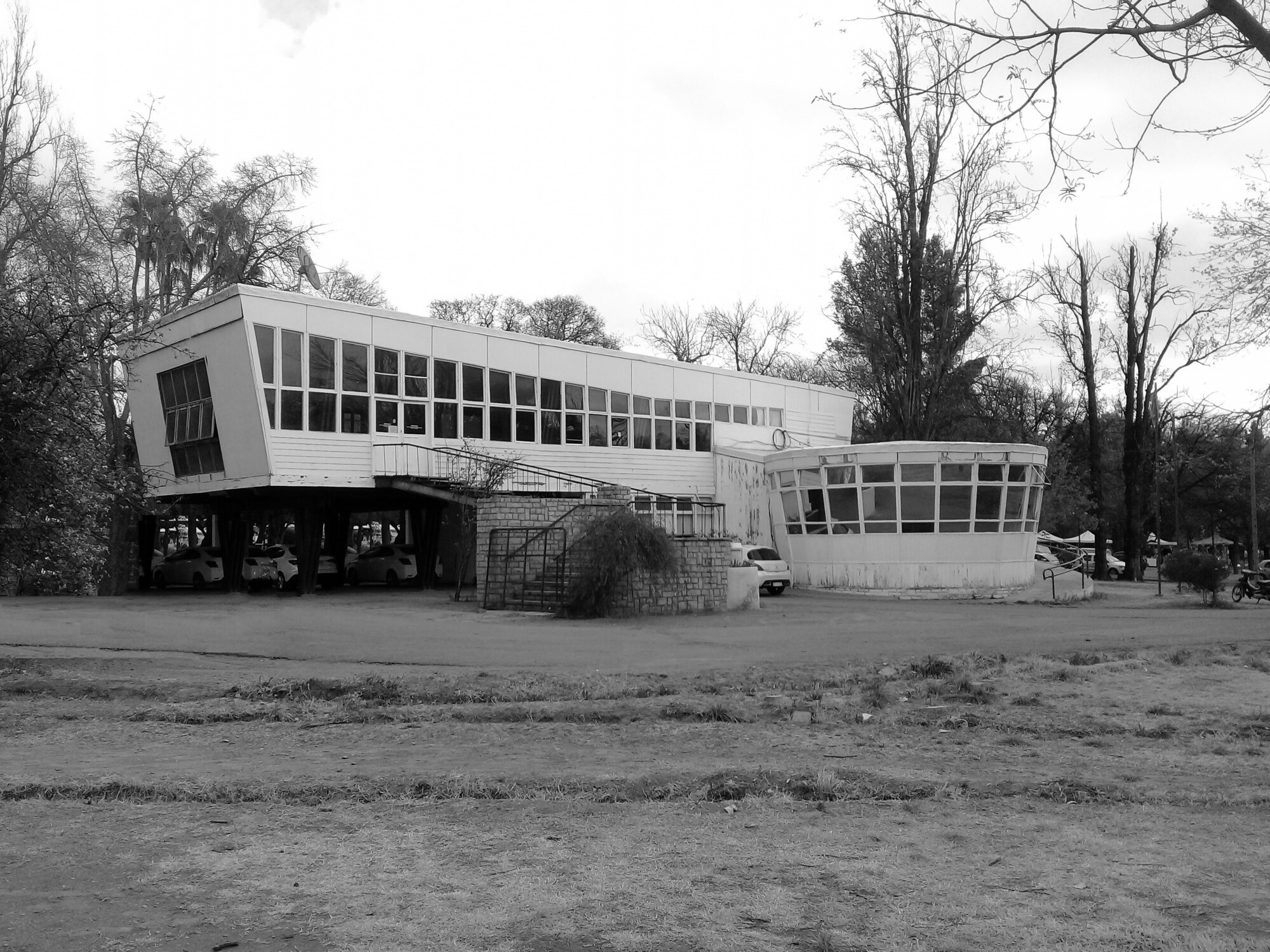 Gallery of Modernity in Mendoza: Pavilion 24 at the Feria de América ...