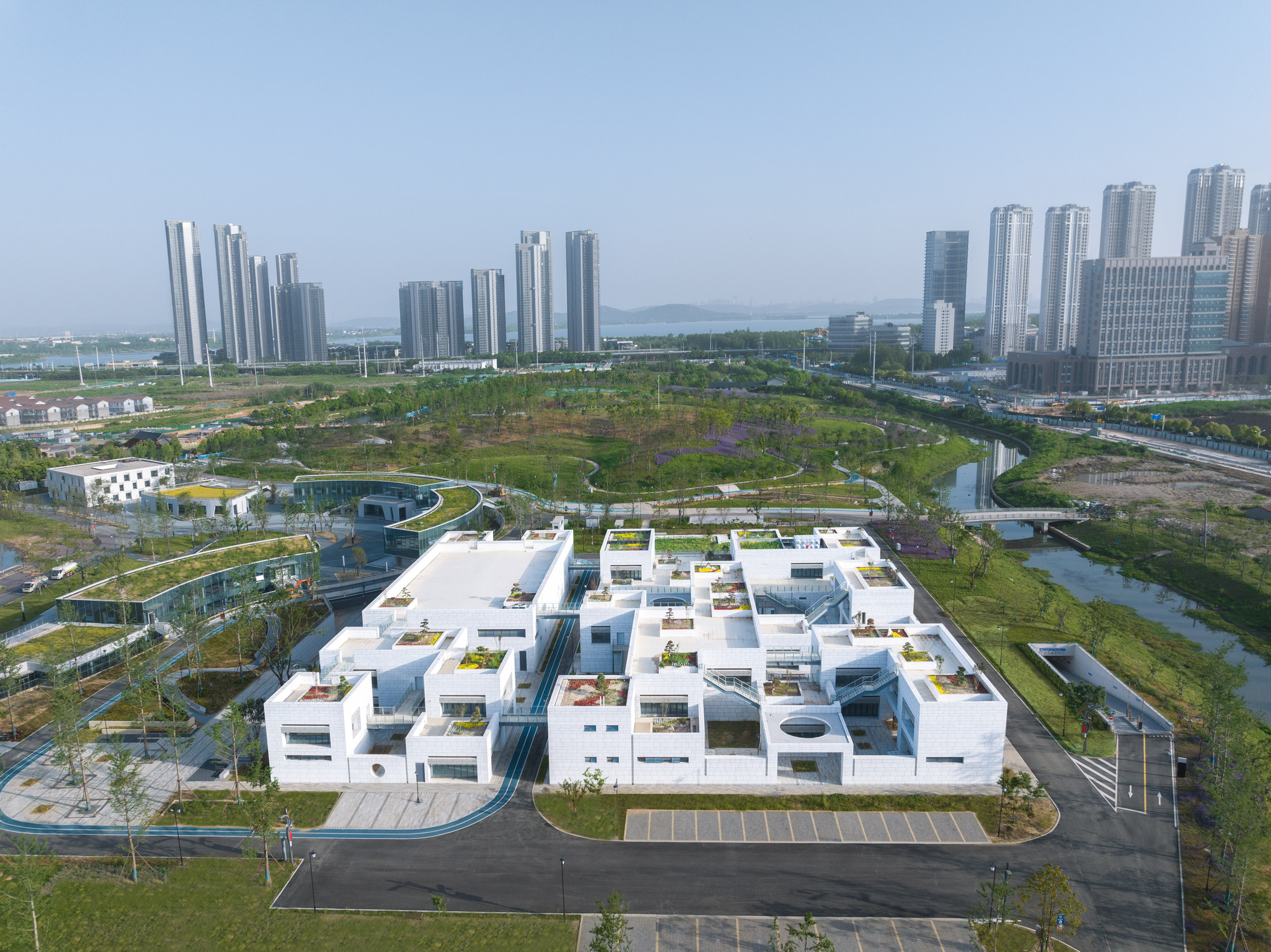 Galería de Centro de Investigación de Wuhan Sponge Park + Centro de ...