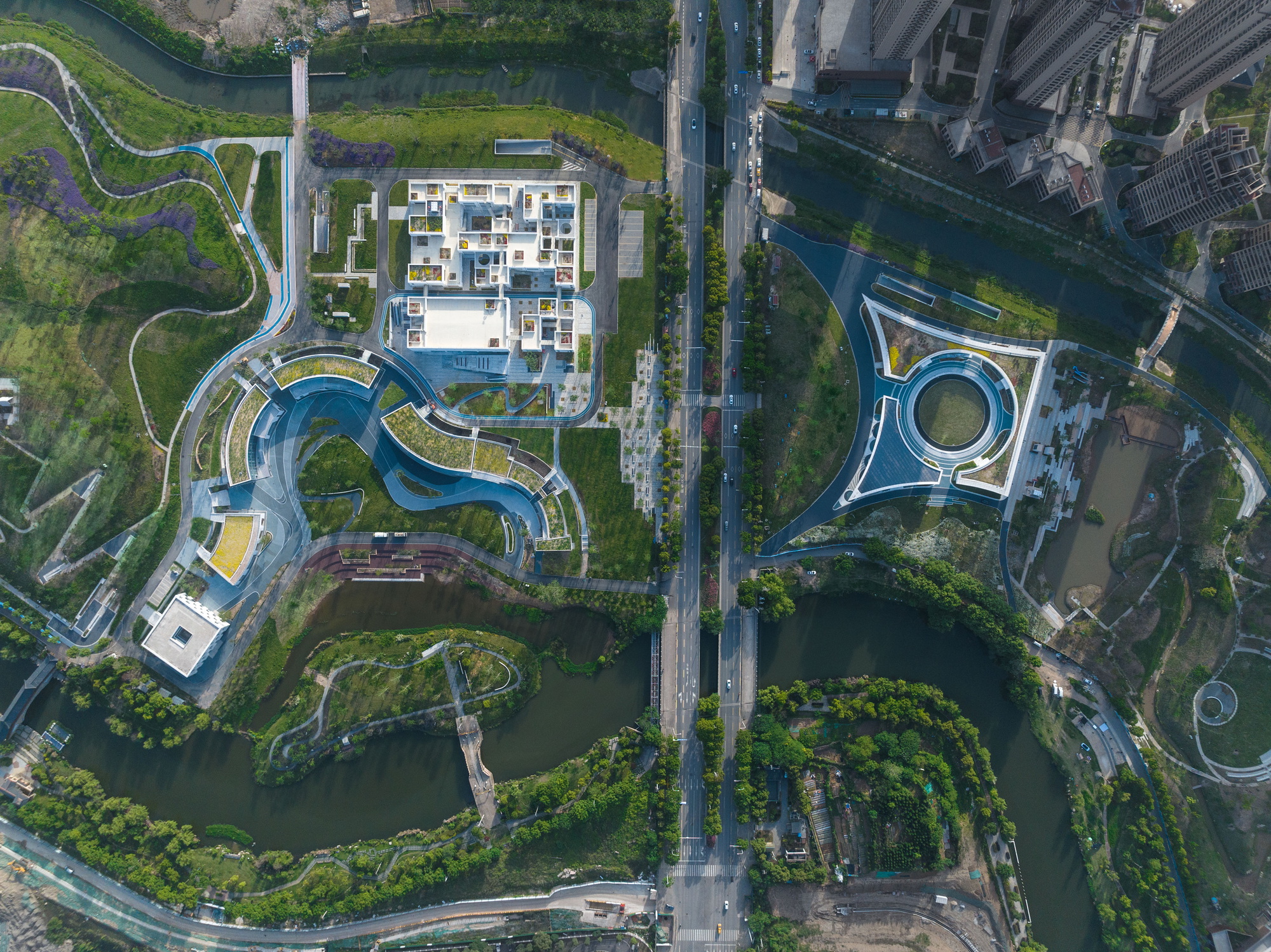 Gallery of Wuhan Sponge Park Research + Visitor Center / UAO Design - 9