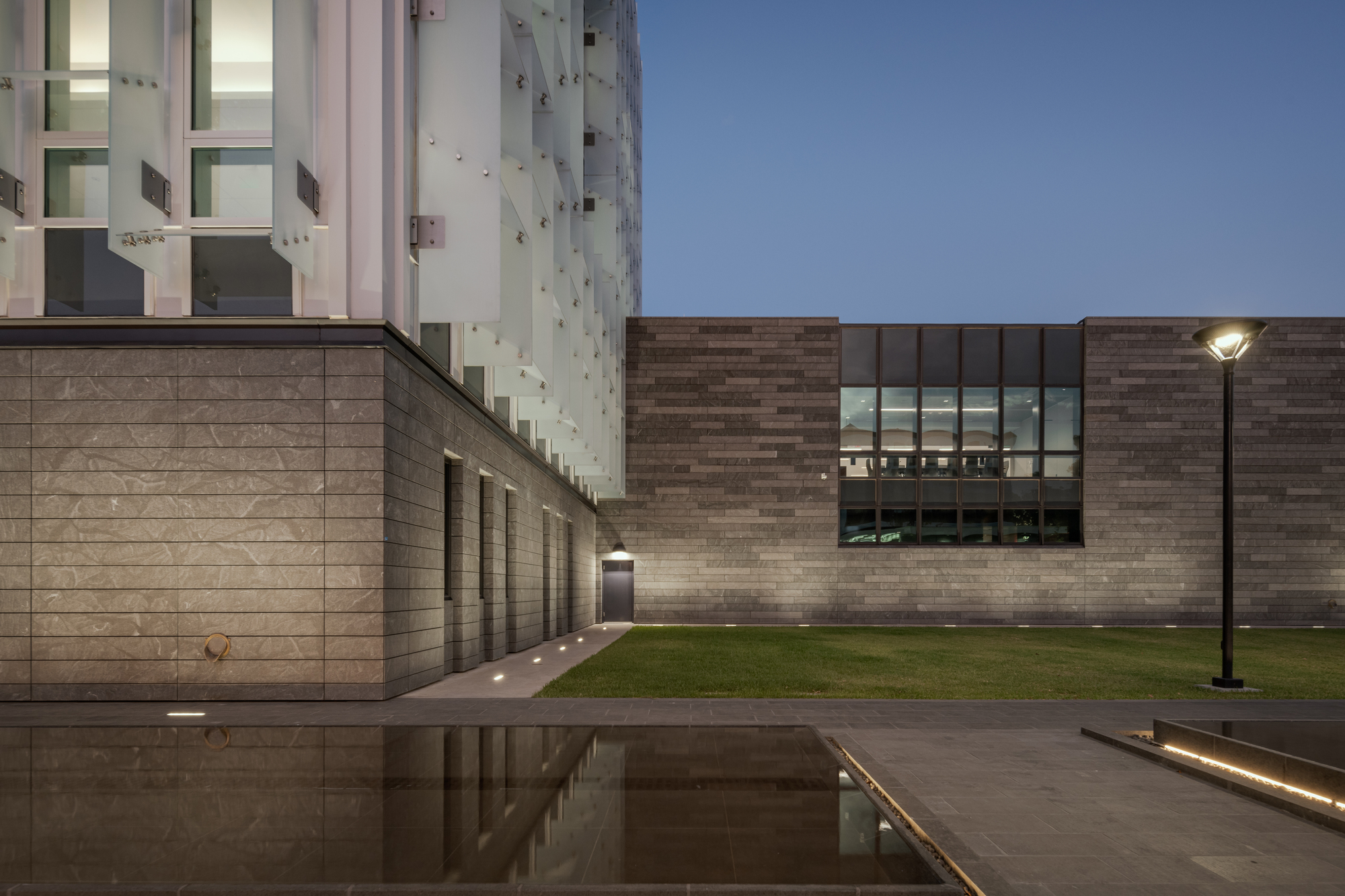 Gallery of U.S. Embassy Guatemala City / The Miller Hull Partnership - 18