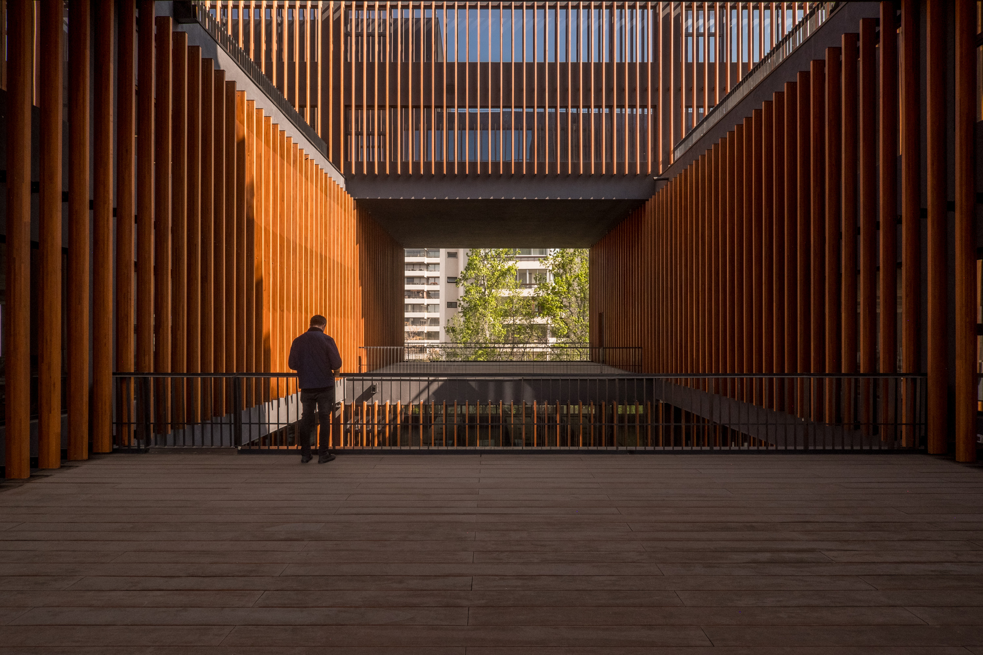 Gallery of Gibraltar Building / COMUN - 17