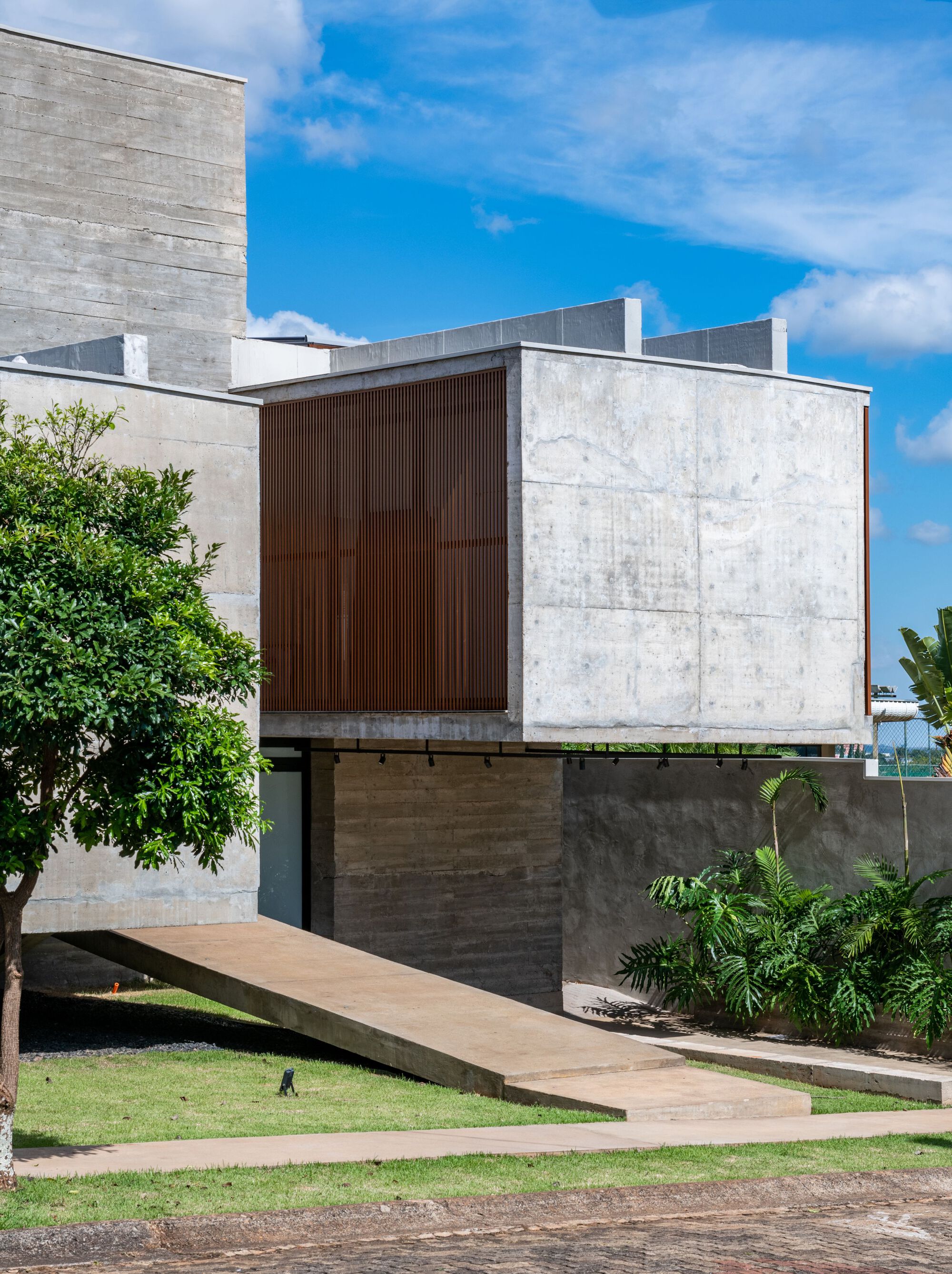 Gallery of Patio House / Caio Persighini Arquitetura - 39